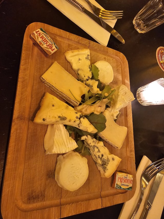 Restaurant La Bohème Montmartre à Paris - Menu, avis, prix et ...