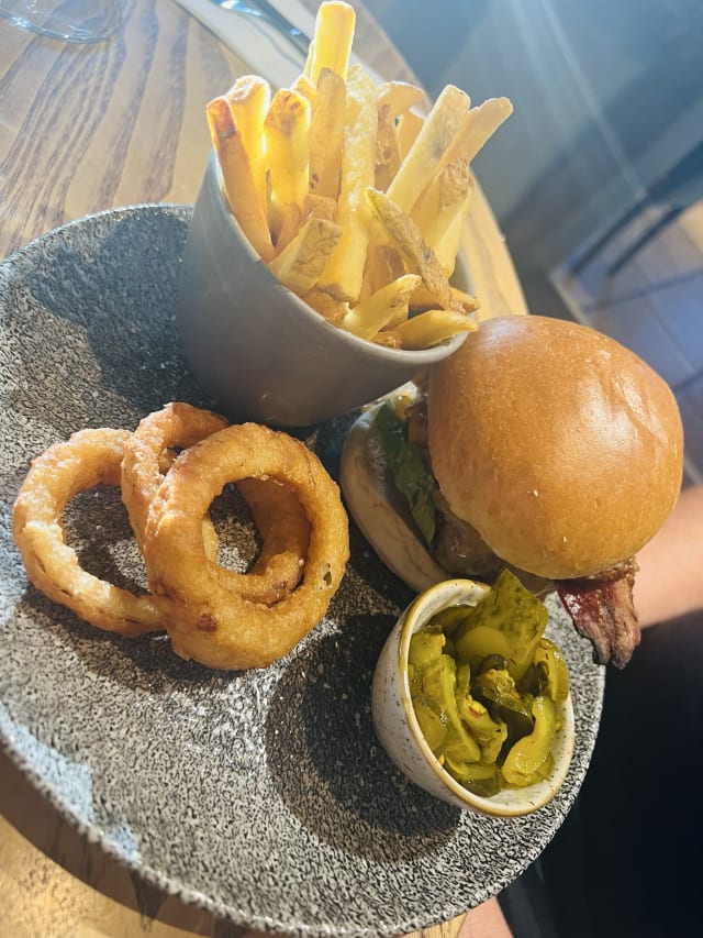 Ye Olde Six Bells in Horley - Restaurant Reviews, Menus, and Prices ...