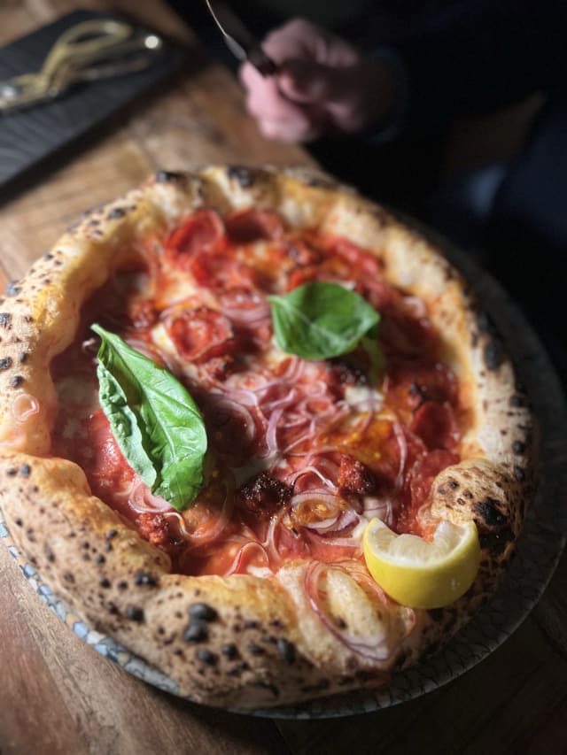 450 Gradi i Lidingö - Restaurangens meny, öppettider, bokning ...