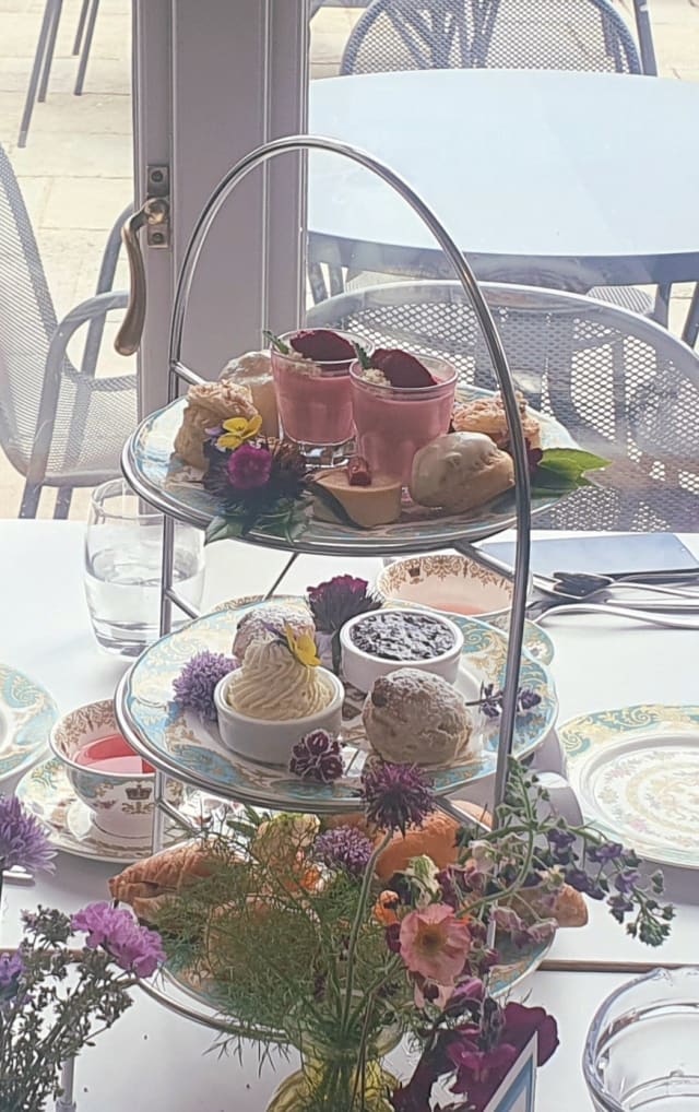 Taste of the Garden's Afternoon Tea i Hillsborough - Restaurangens meny ...