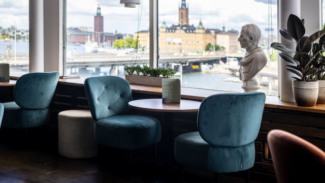 Esperia i Stockholm - Restaurangens meny, öppettider, bokning ...
