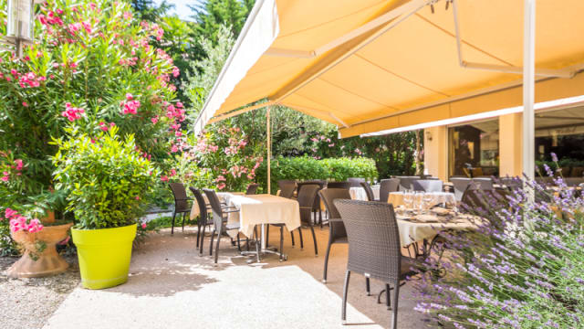 Restaurant La Treille Muscate à Cliousclat - Menu, avis, prix et ...