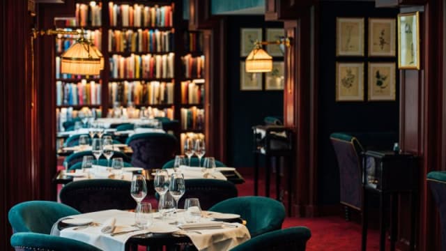Restaurant Le W - Warwick Paris à Paris - Menu, avis, prix et ...