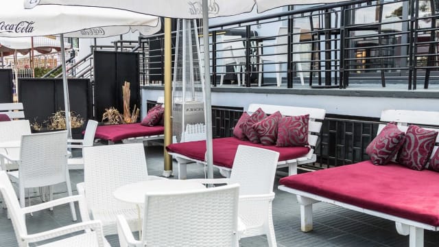 Radio Rooftop ME Sitges Terramar (Only Adults) em Sitges - Preços, menu ...