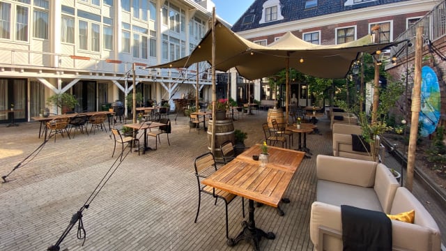 TOTT Talk of the Town in Groningen - Menu, openingstijden, prijzen ...