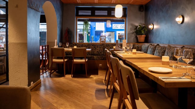 Sama Sebo in Amsterdam - Menu, openingstijden, prijzen, adres van ...