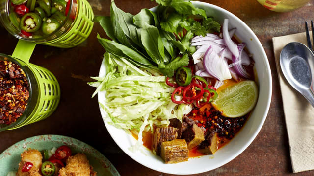 Rosa's Thai Victoria in London - Restaurant Reviews, Menus, and Prices ...