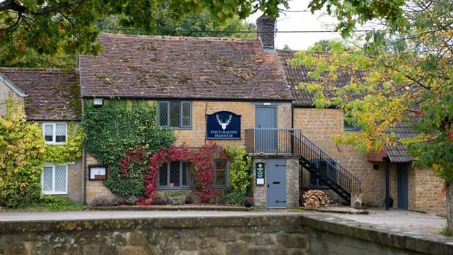 The Plume of Feathers in Sherborne - Restaurant Reviews, Menus, and ...