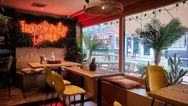 Sama Sebo in Amsterdam - Menu, openingstijden, prijzen, adres van ...