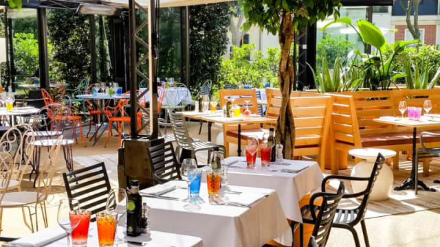 Restaurant Le Charlie's à Courbevoie - Menu, avis, prix et réservation ...