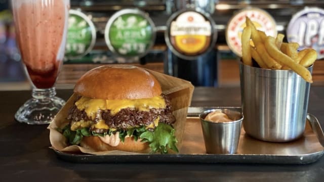 Restaurang Bazaar i Sundbyberg - Restaurangens meny, öppettider ...