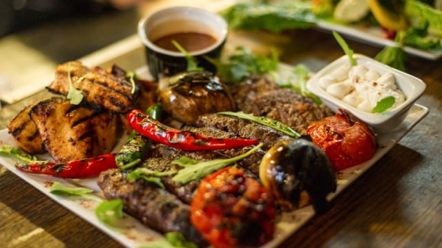 GoJo Hornstull i Stockholm - Restaurangens meny, öppettider, bokning ...