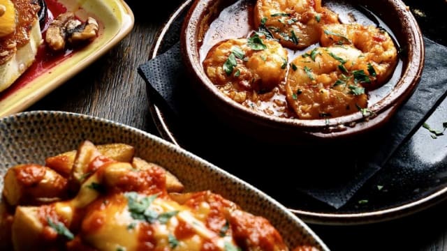 Caliente Tapas Bar Täby i Täby - Restaurangens meny, öppettider, bokning, recensioner samt ...