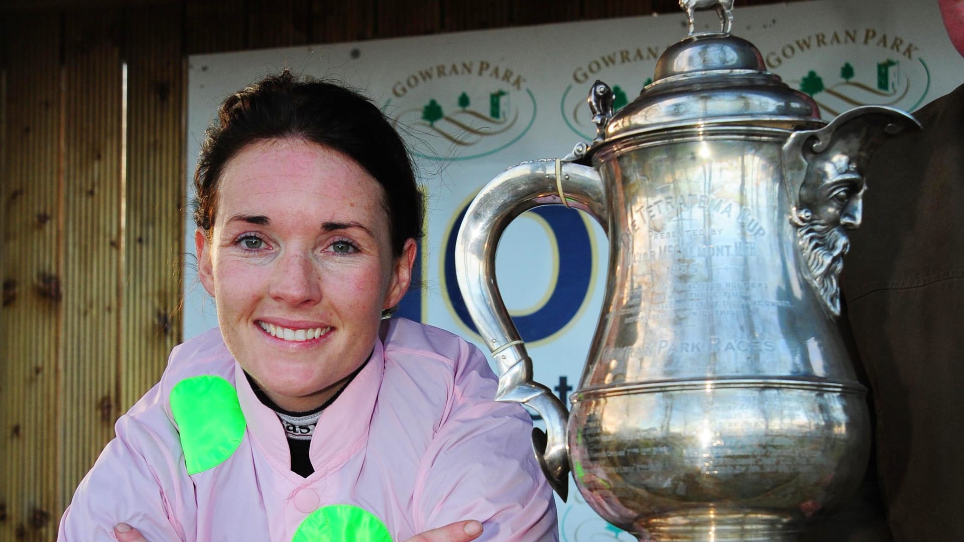 Jump Girls (1-1) | Player | Irish Television Channel, Súil Eile