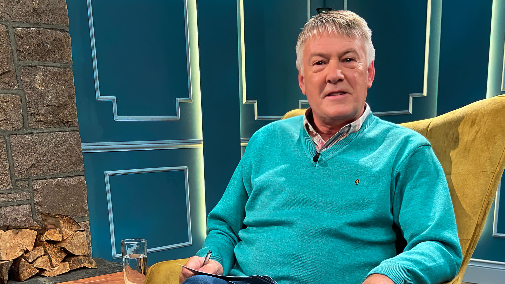 Comhrá | Player | Irish Television Channel, Súil Eile