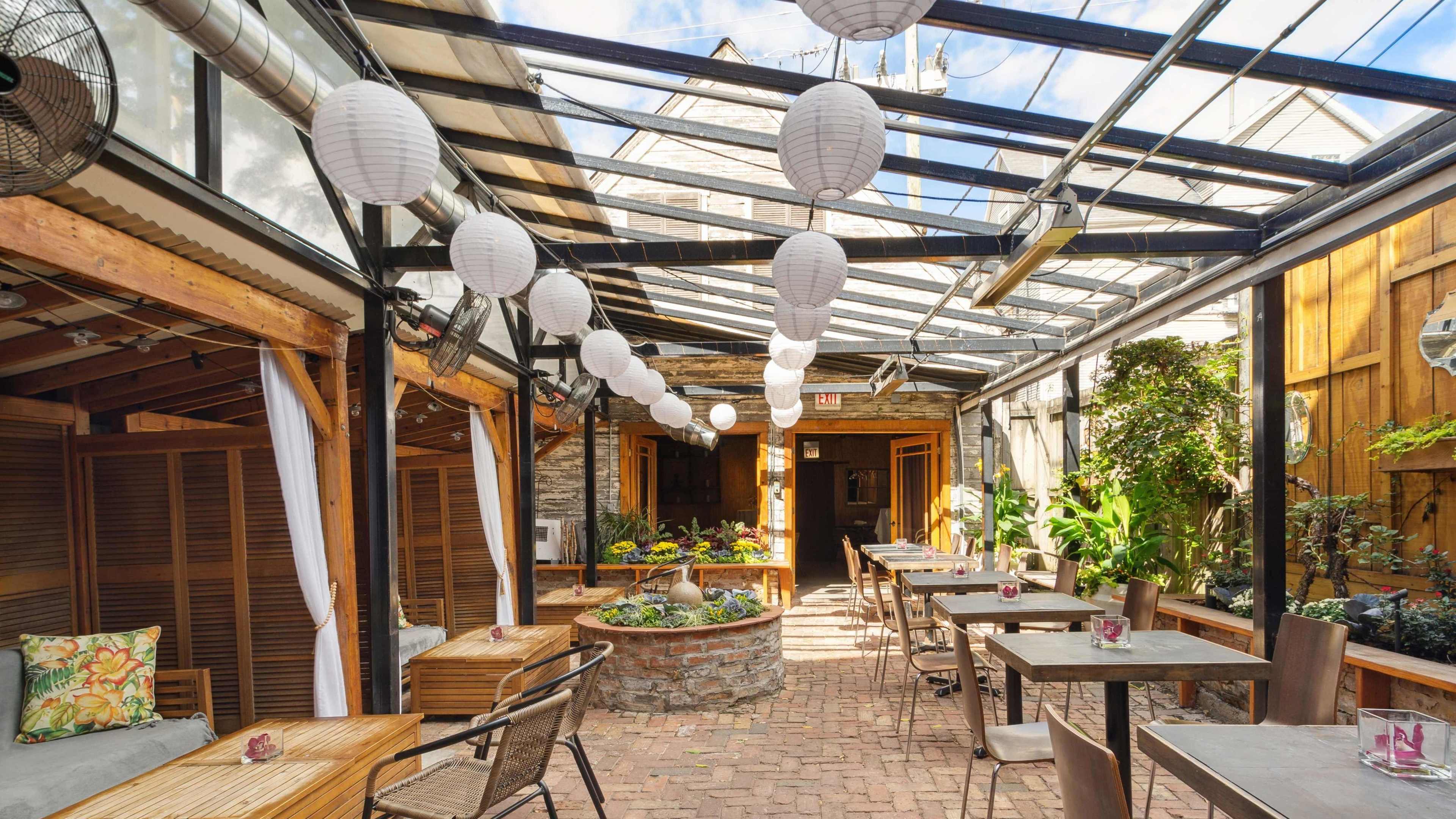 Pizza, beer, wine, brunch—it’s all great at Middle Brow - Review ...