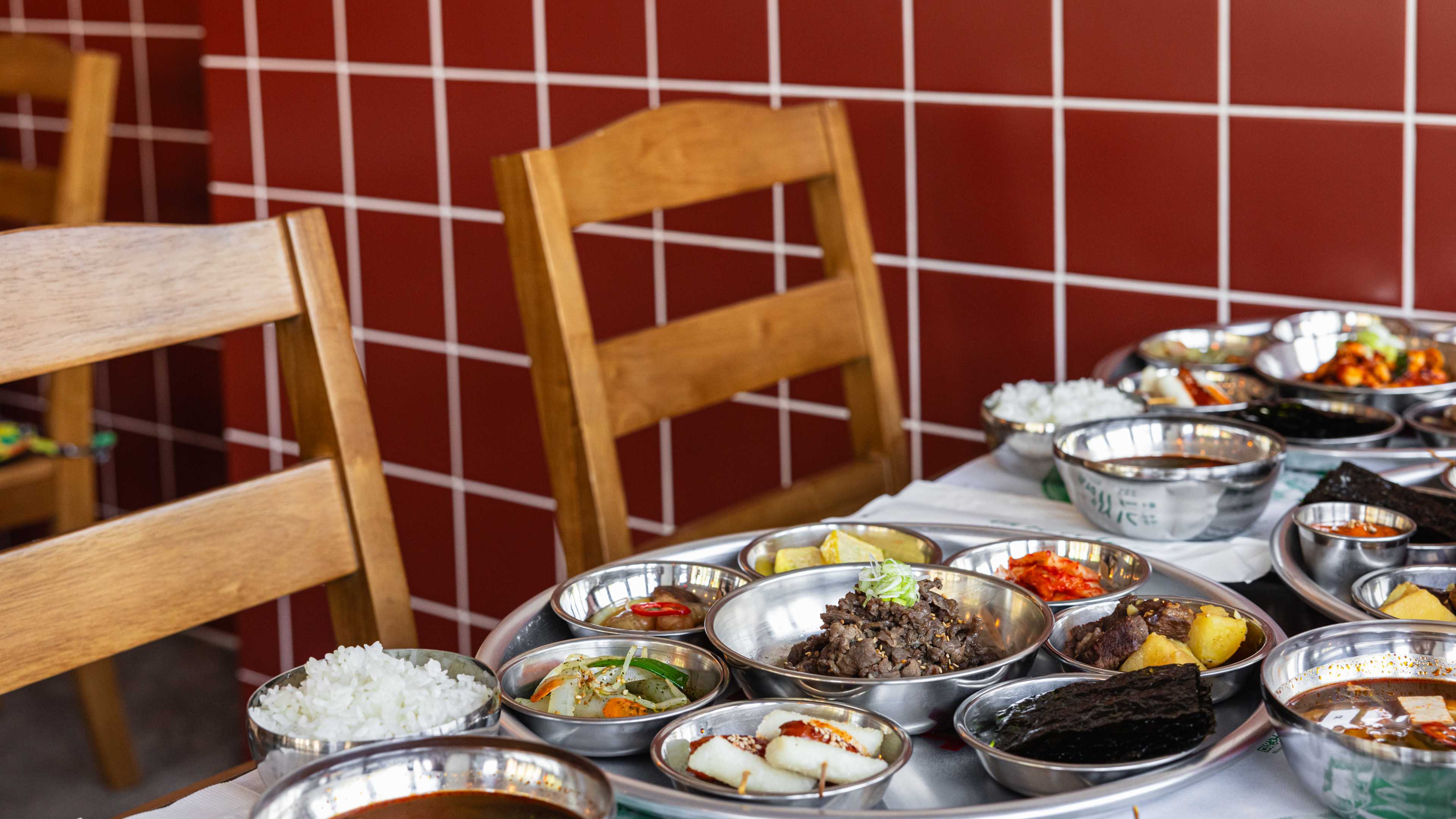 Besieged by new competition, Atomix still has it - Review - New York ...