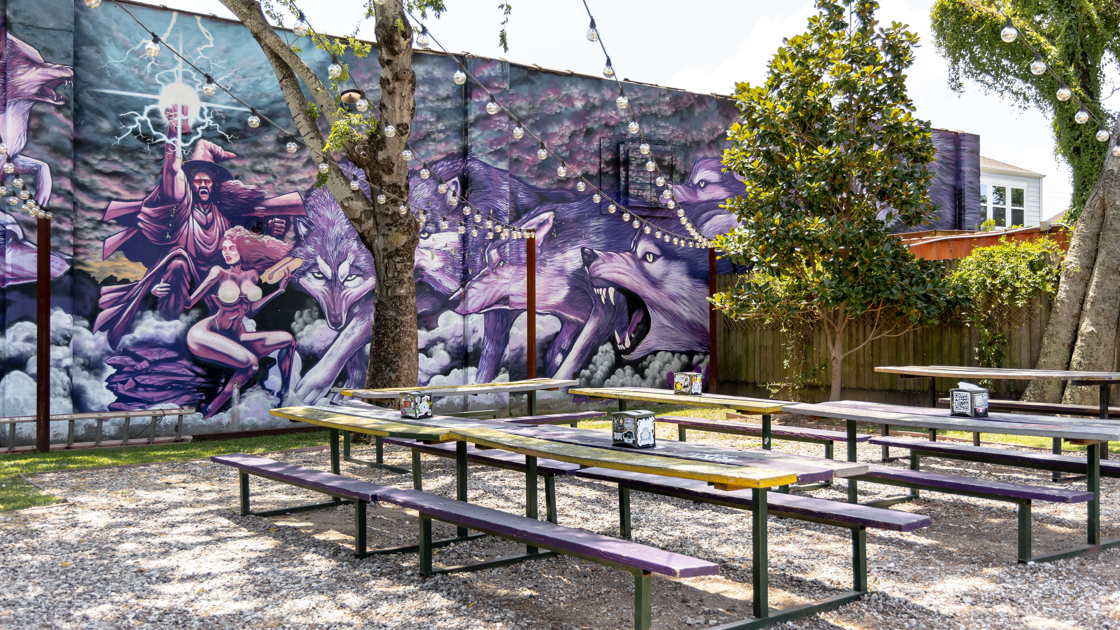 The Almighty Moon Tower Inn Review - East End - Houston - The Infatuation