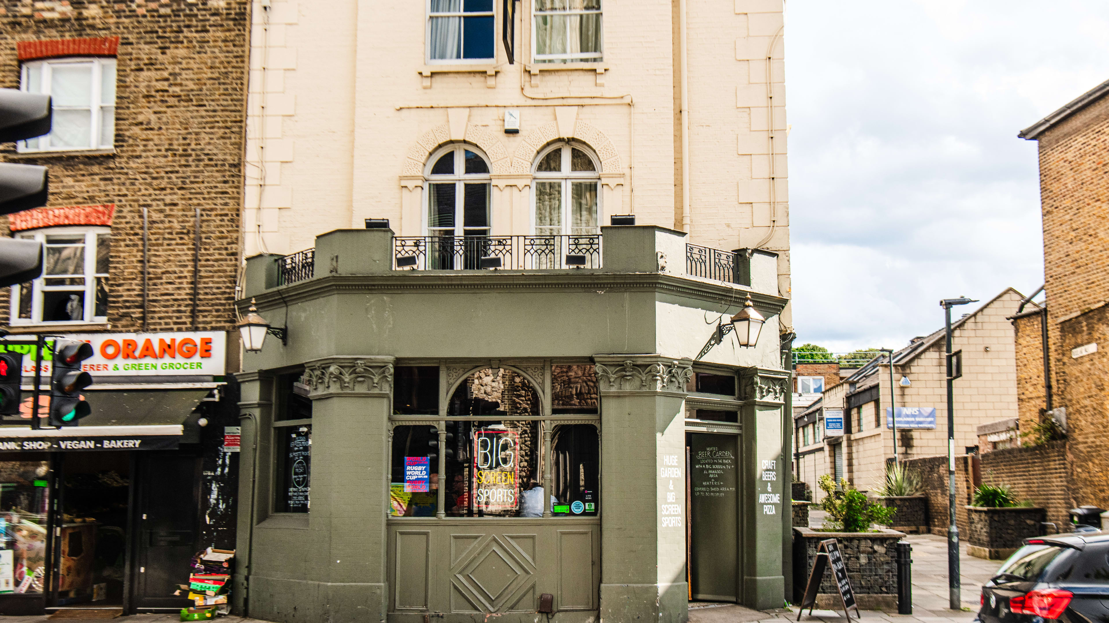 Flatboys at The Crown Review - Greenwich - London - The Infatuation