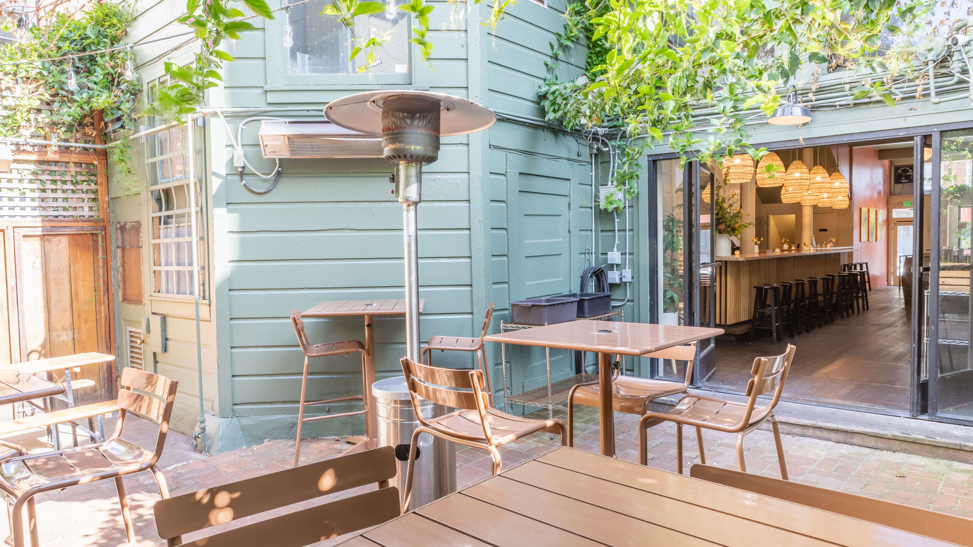 Woods Lowside Review - Lower Haight - San Francisco - The Infatuation