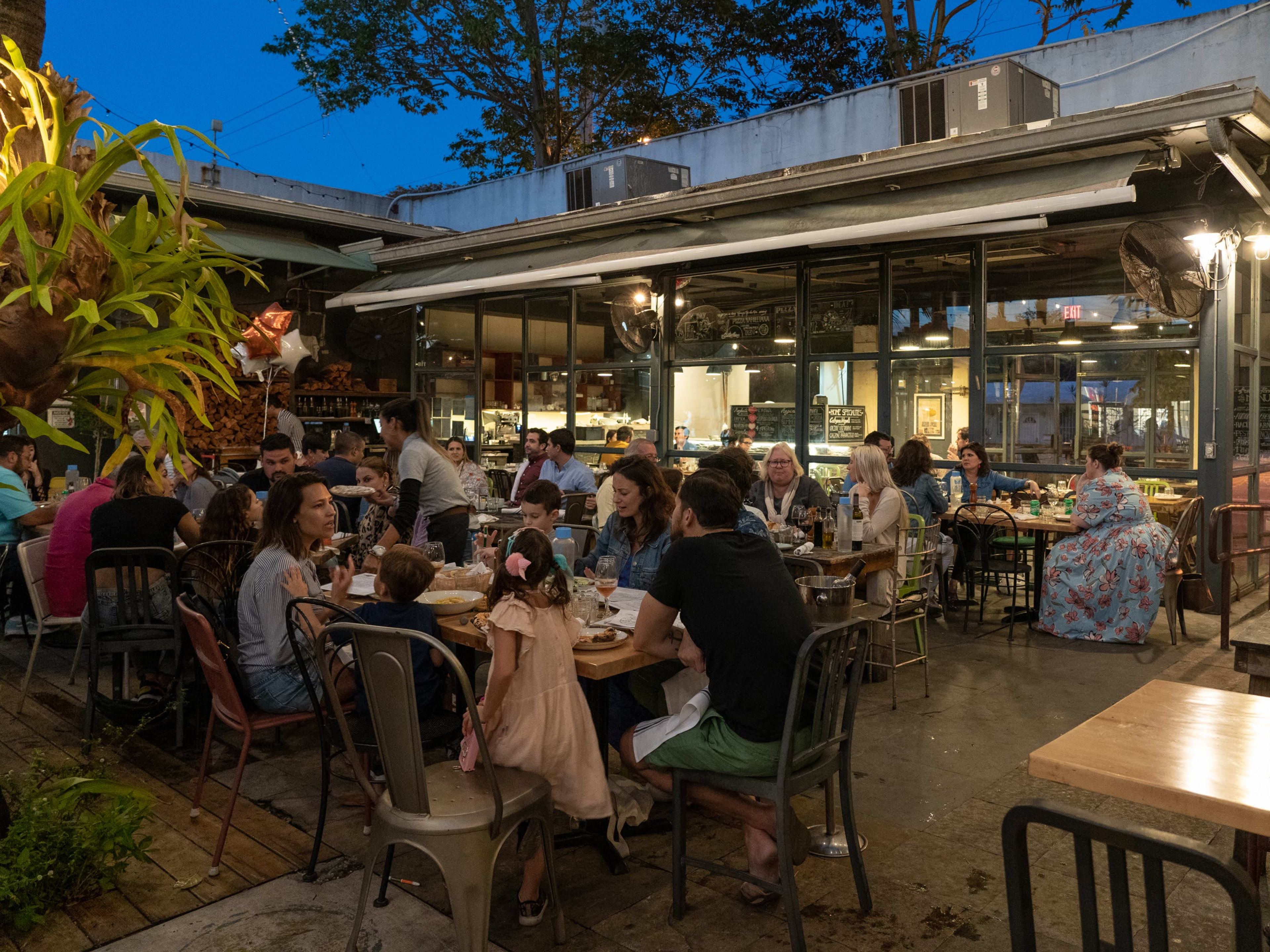 A Guide To Miami’s “Super Cute Reasonably Priced Restaurants To Catch ...
