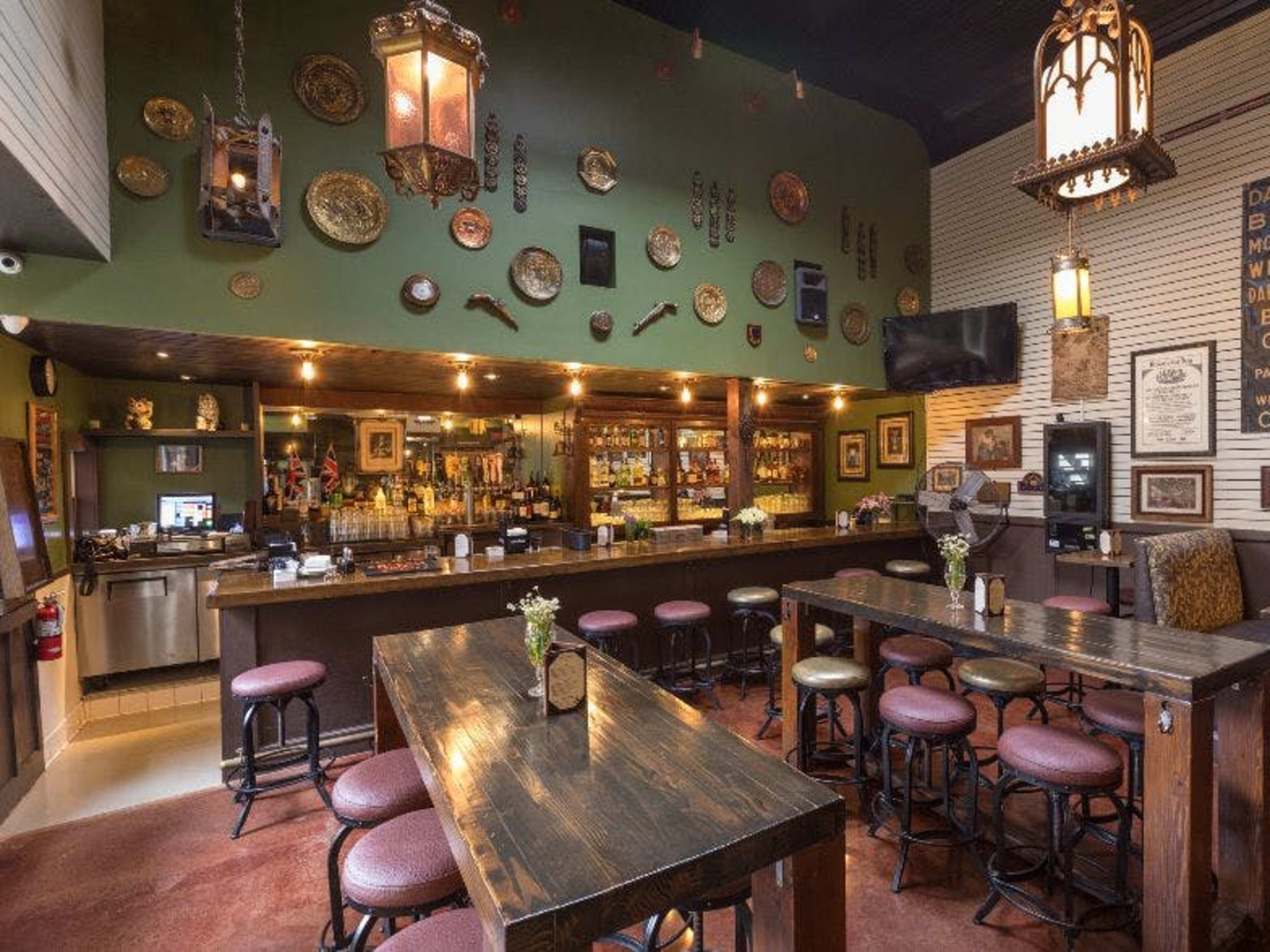 The 21 Best Bars In Hollywood - Los Angeles - The Infatuation