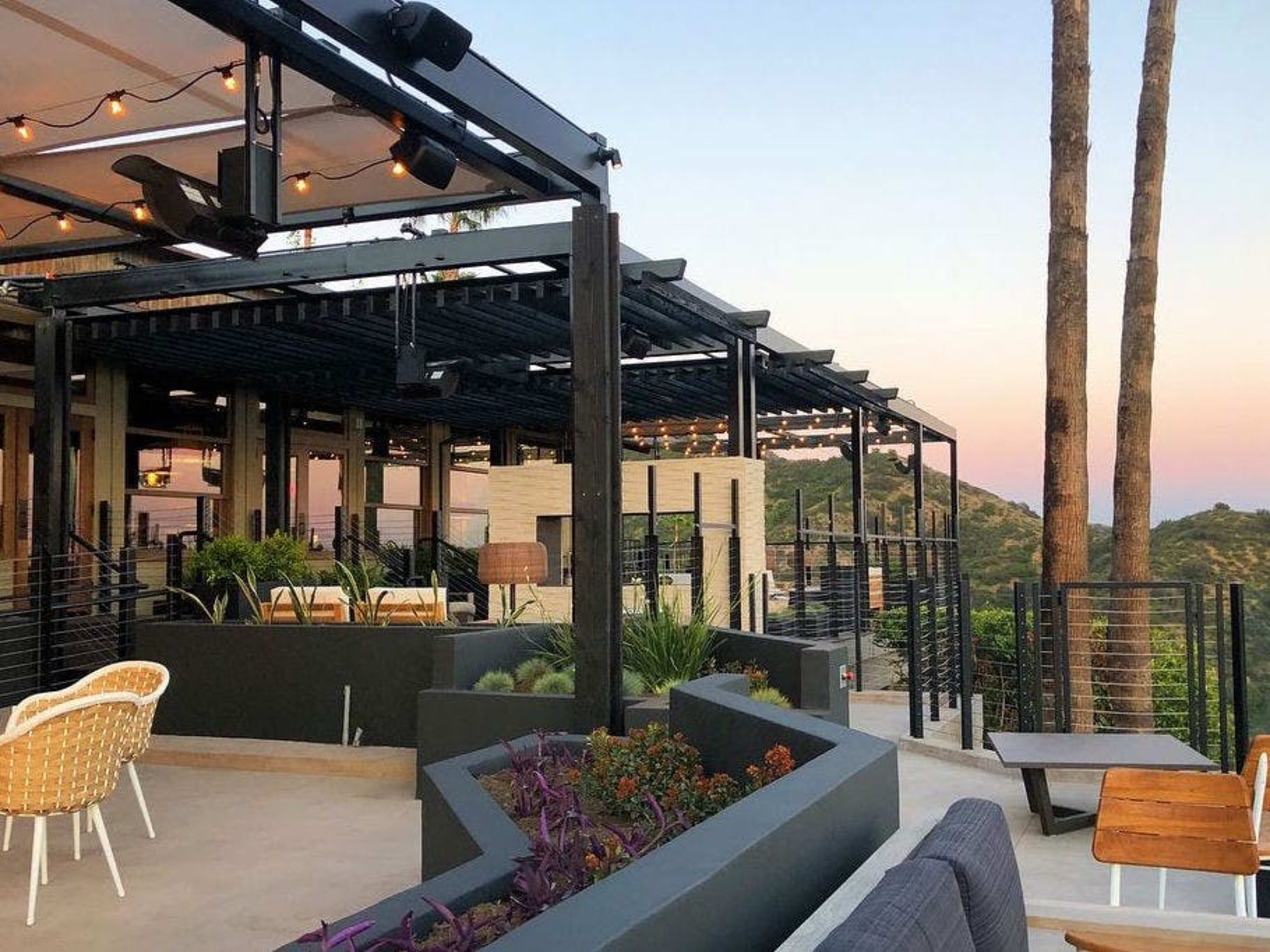 The Castaway - Burbank - Los Angeles - The Infatuation