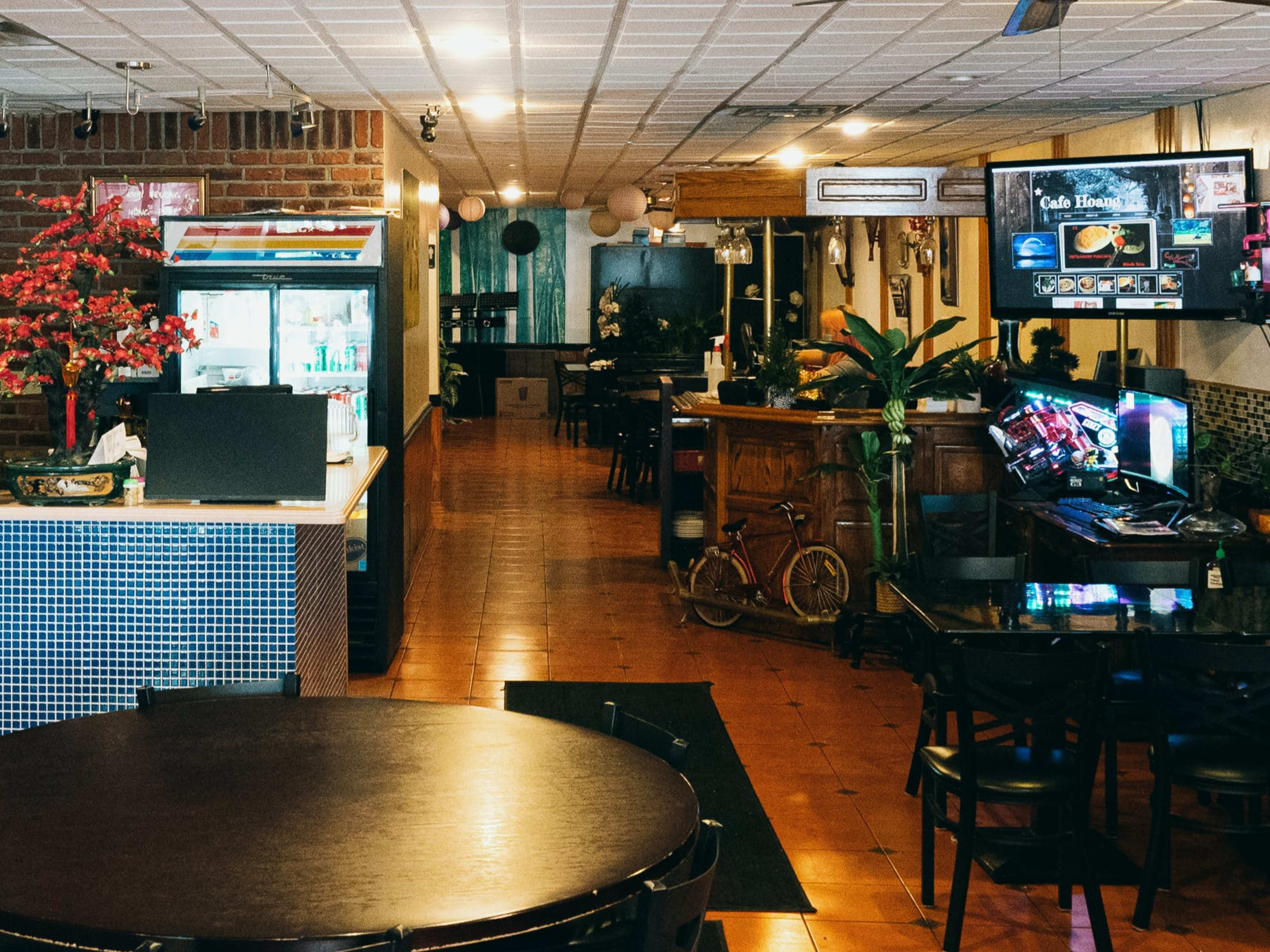 Cafe Hoang - West Argyle Historic District - Chicago - The Infatuation