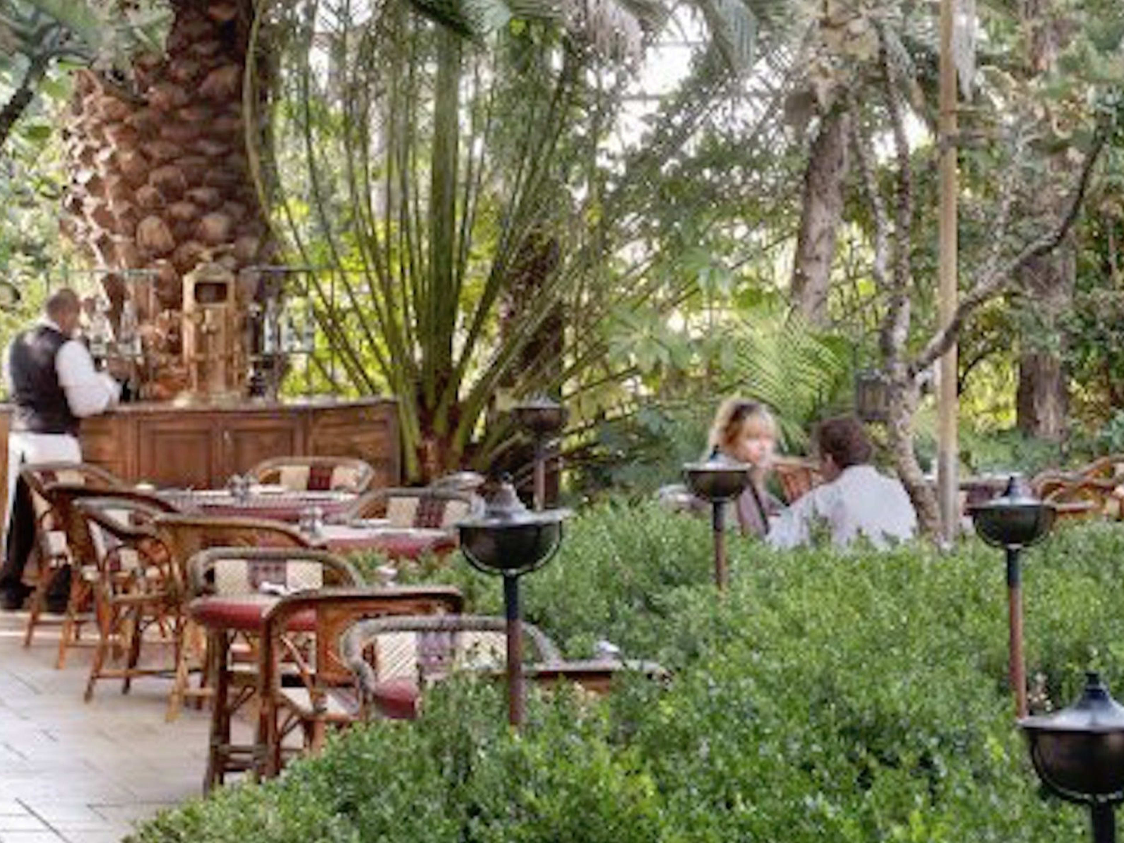 Chateau Marmont Restaurant Patio - West Hollywood - Los Angeles - The ...