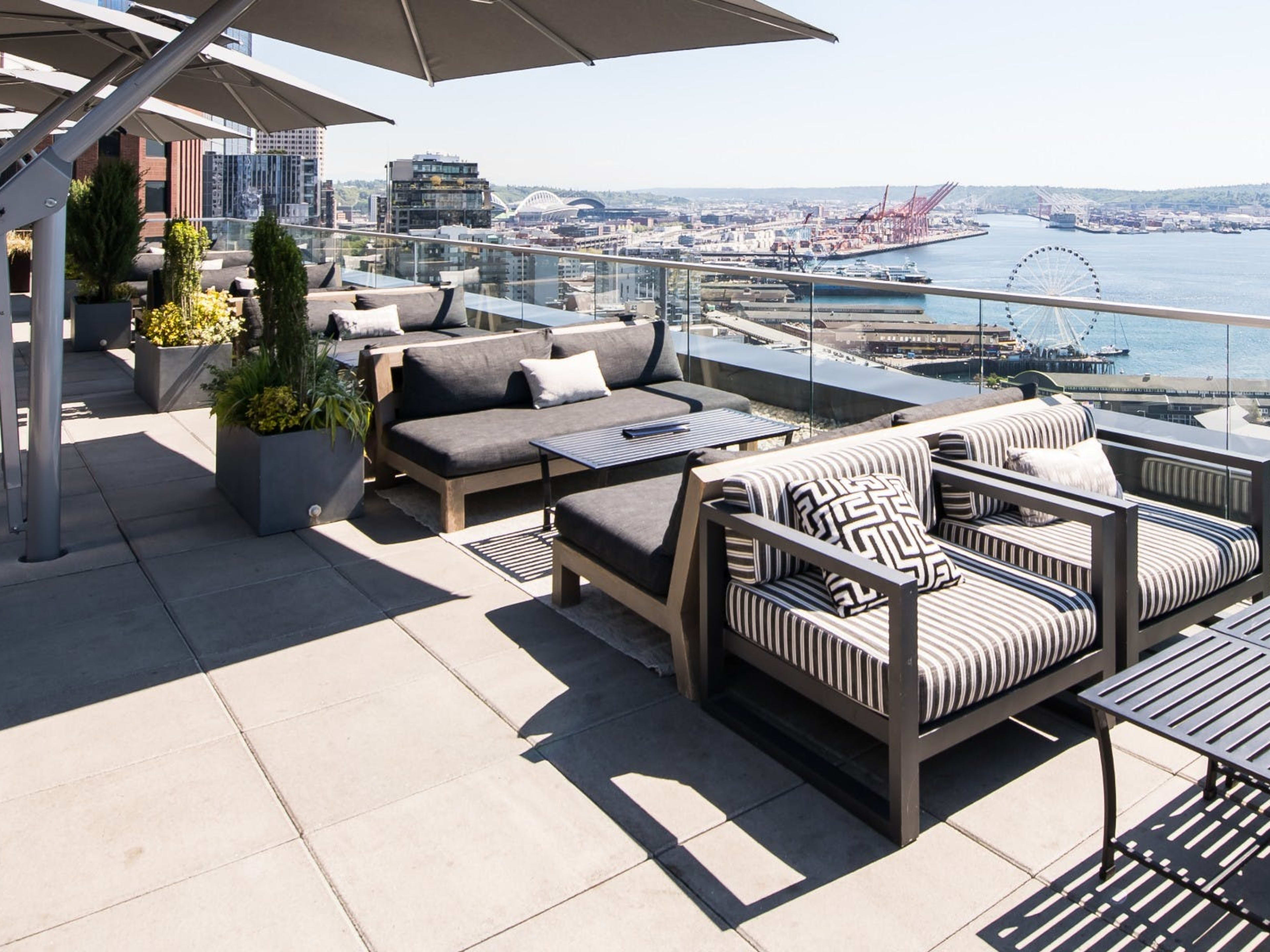 Altitude Sky Lounge Review - South Lake Union - Seattle - The Infatuation