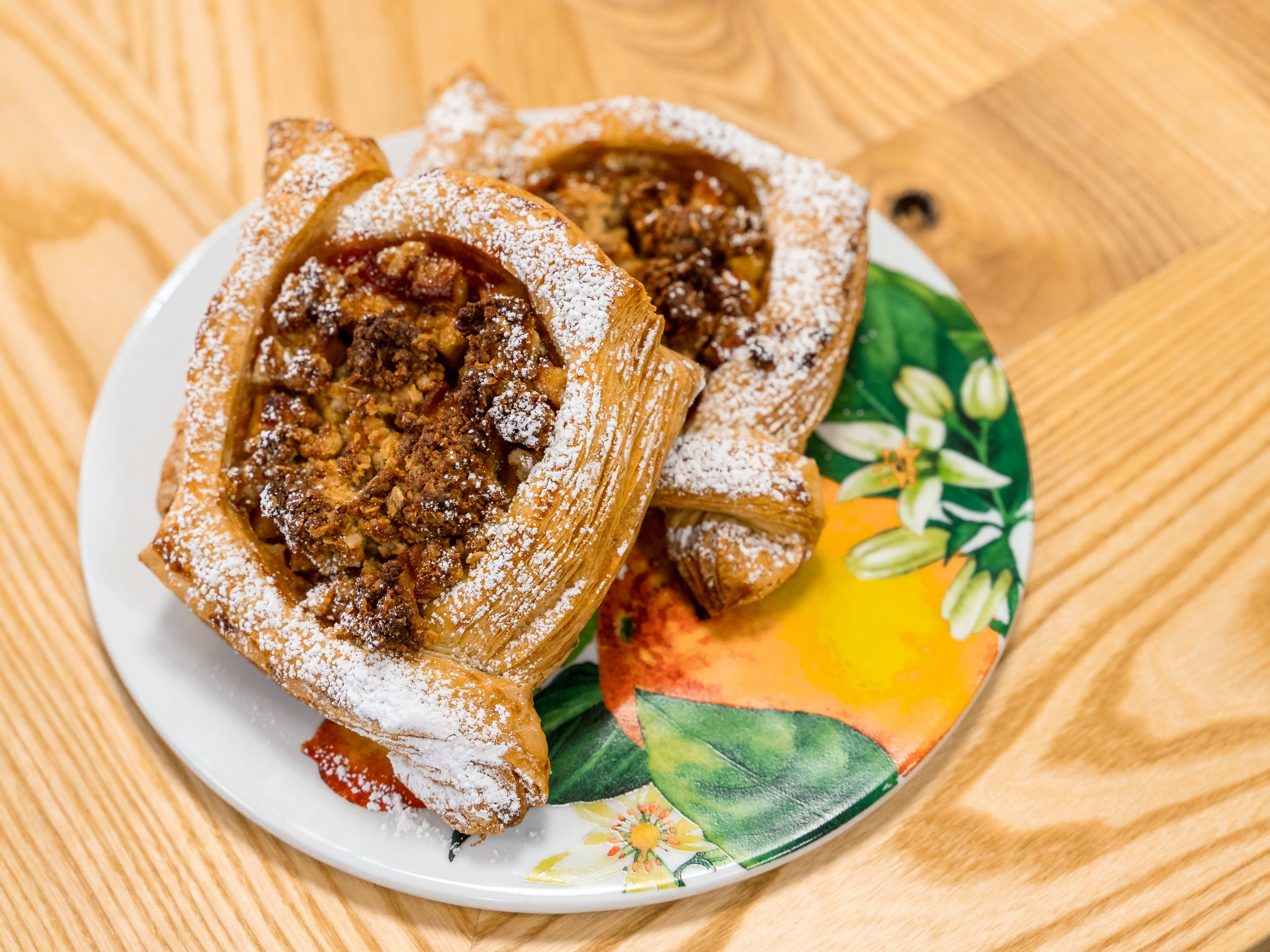 Loaf Lounge Review - Avondale - Chicago - The Infatuation