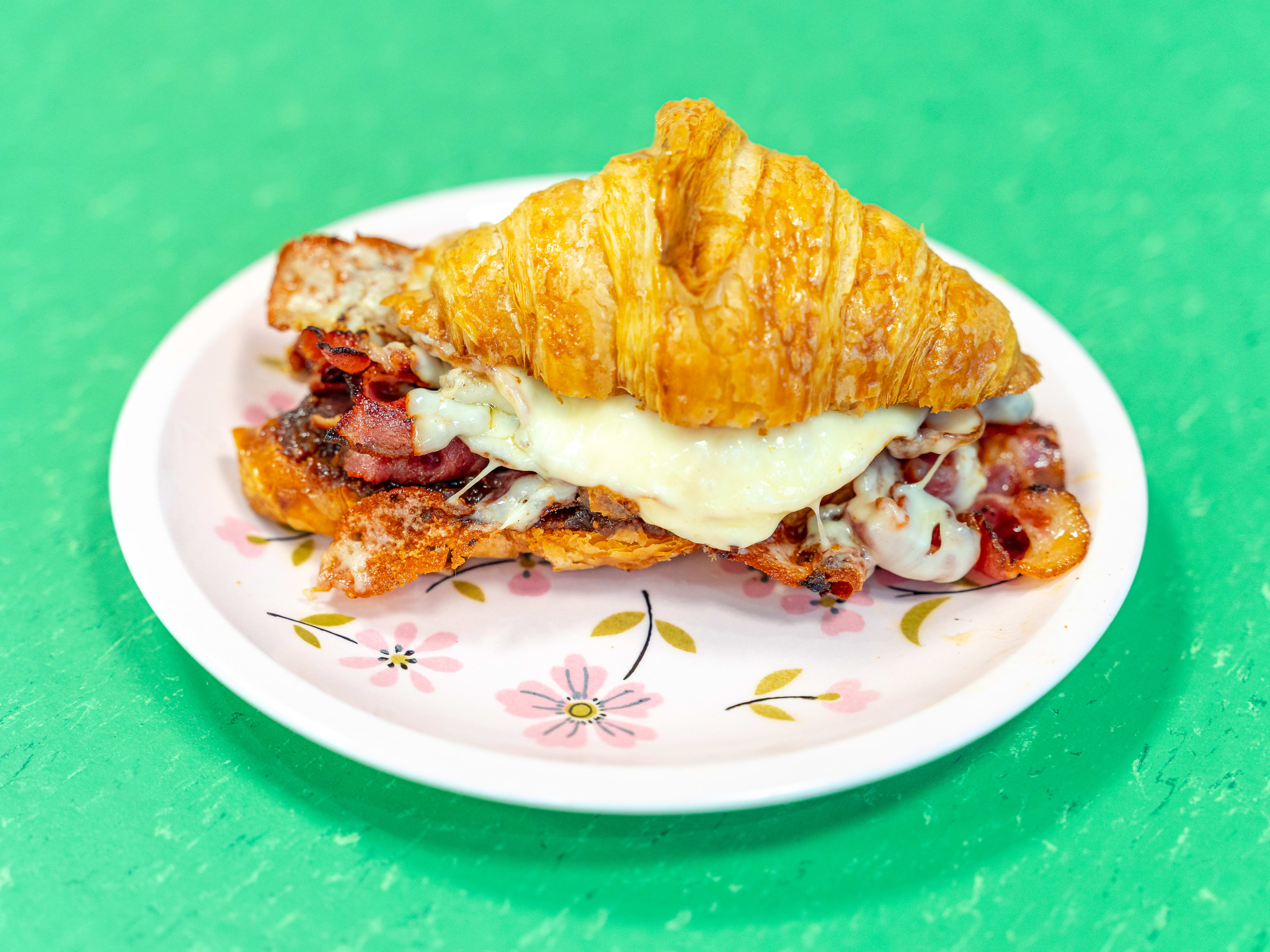 Loaf Lounge Review - Avondale - Chicago - The Infatuation