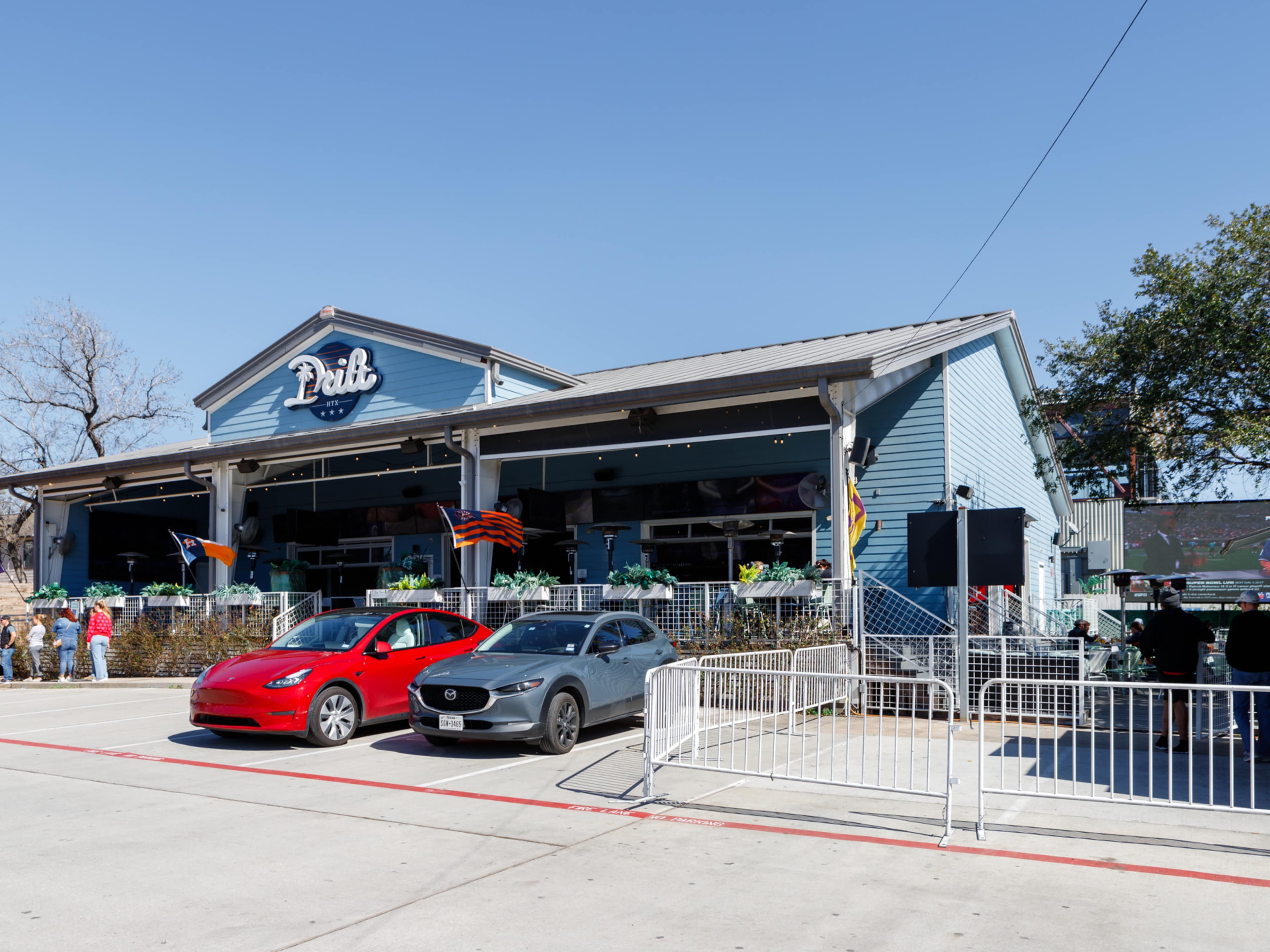 The 10 Best Sports Bars In Houston - Houston - The Infatuation