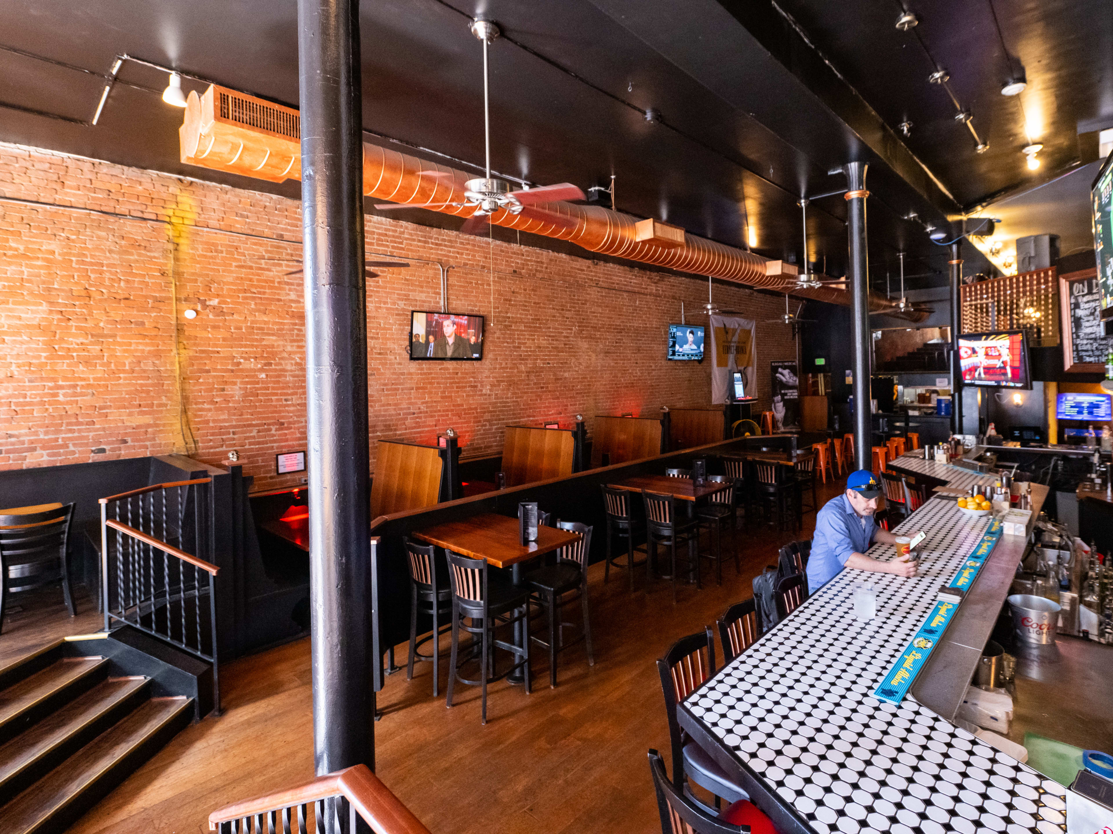 8 Seattle Bars Where You Can Get Into The Holiday Spirit - Seattle ...