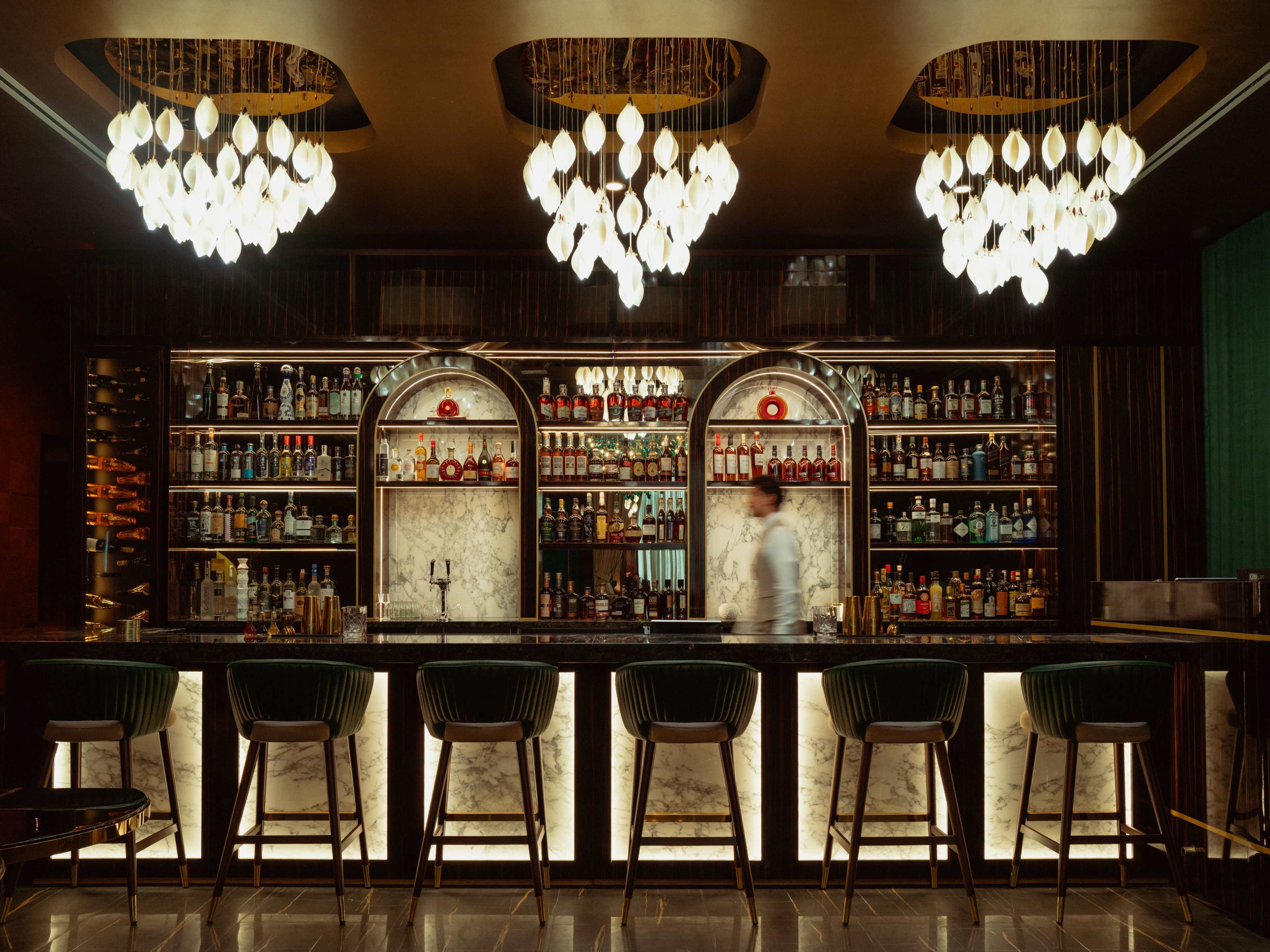 Bar Moon - Review - Uptown - Houston - The Infatuation