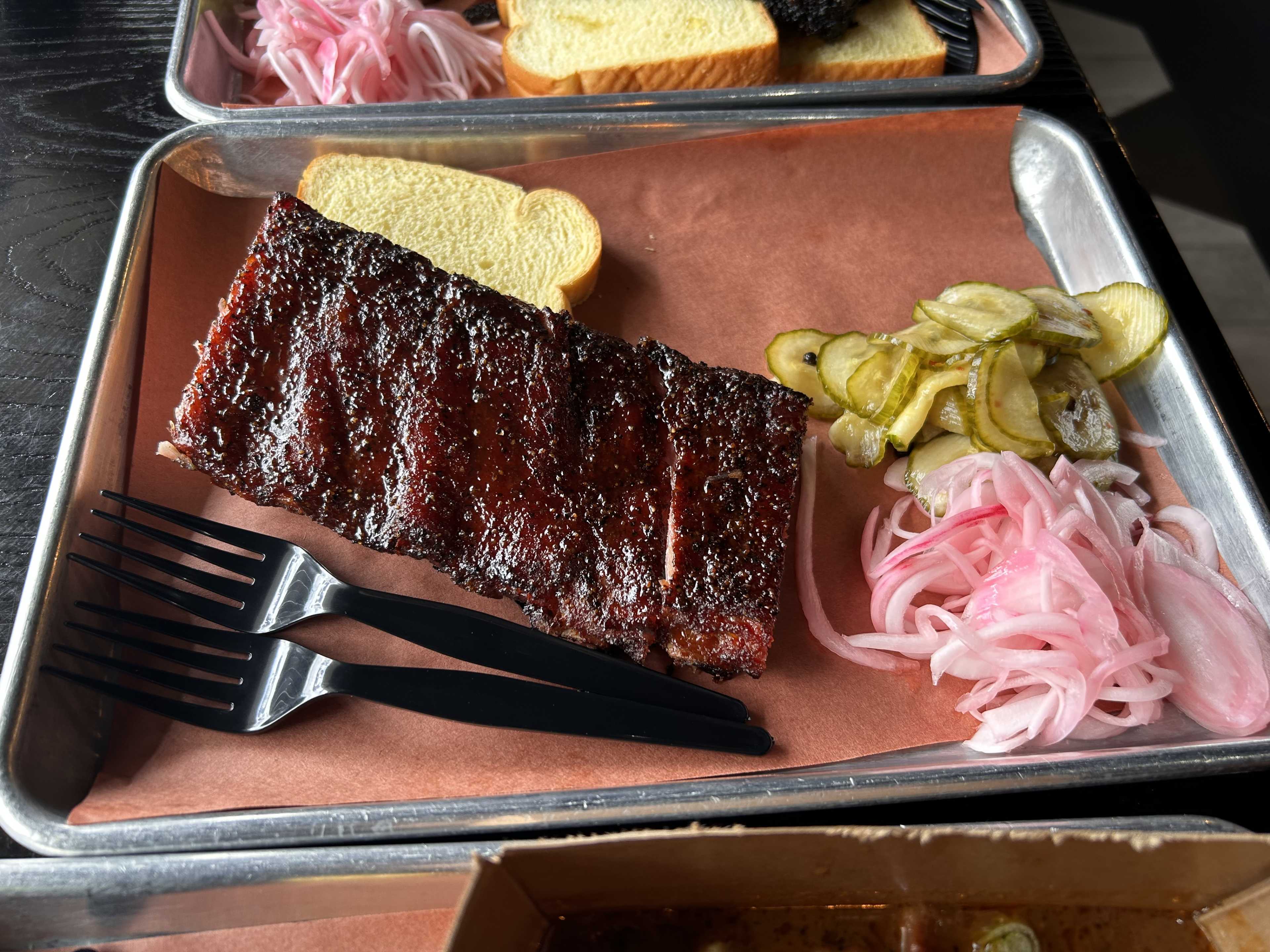 Top-notch meats and sides make Sanders a destination BBQ spot - Review ...