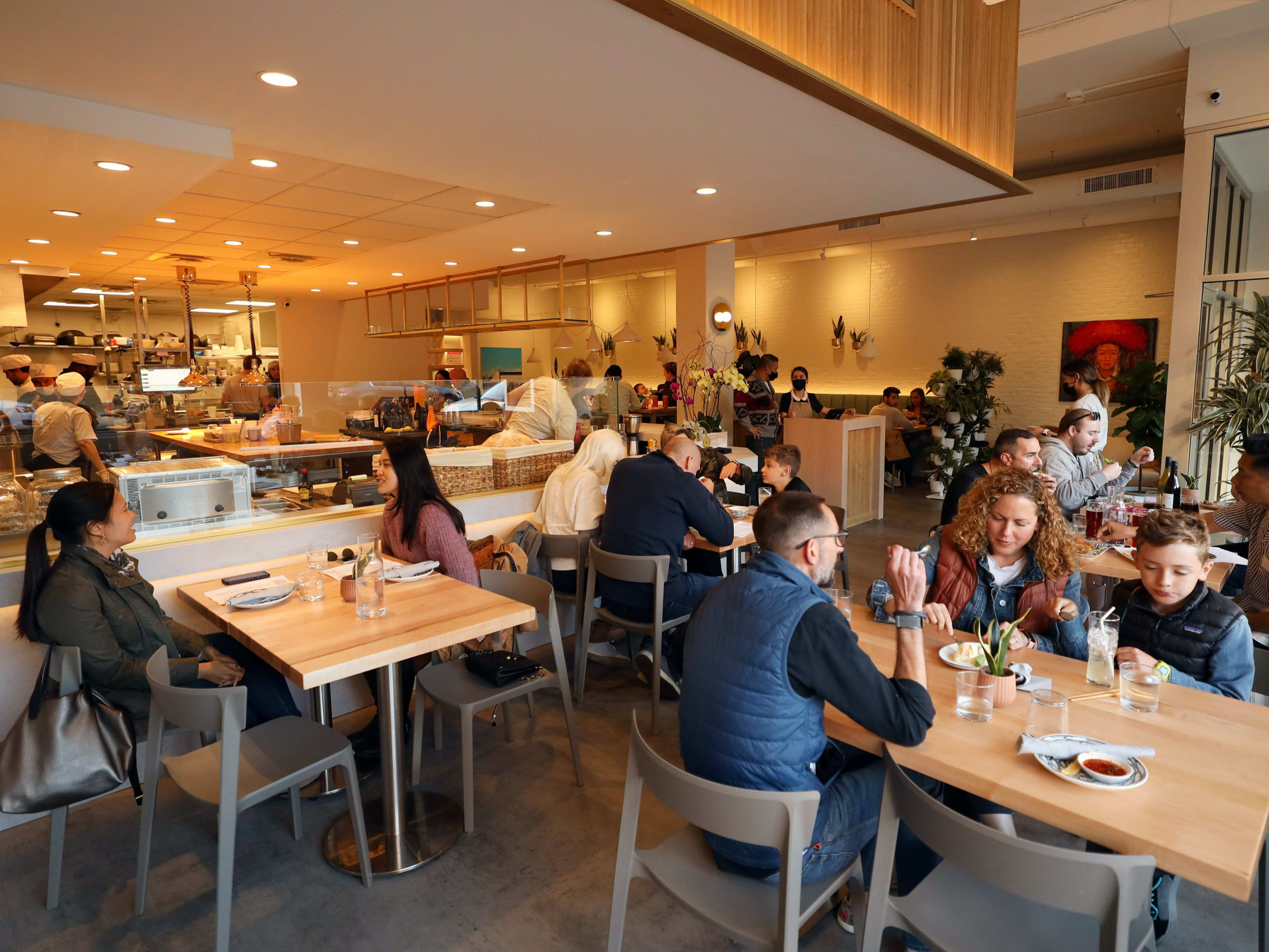 Wilde Bar And Restaurant - Review - Lakeview - Chicago - The Infatuation