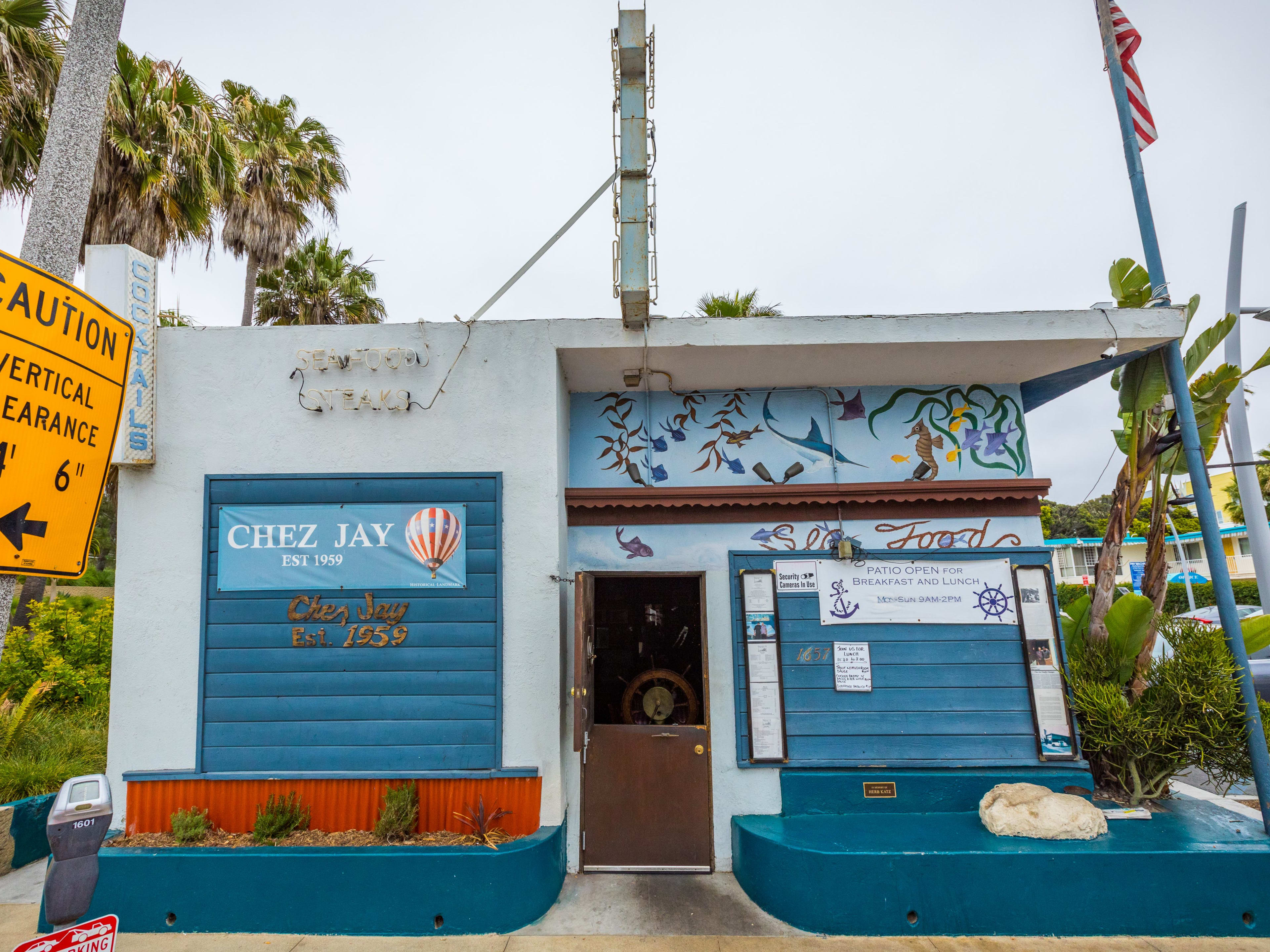 The Best Bars In Santa Monica - Los Angeles - The Infatuation