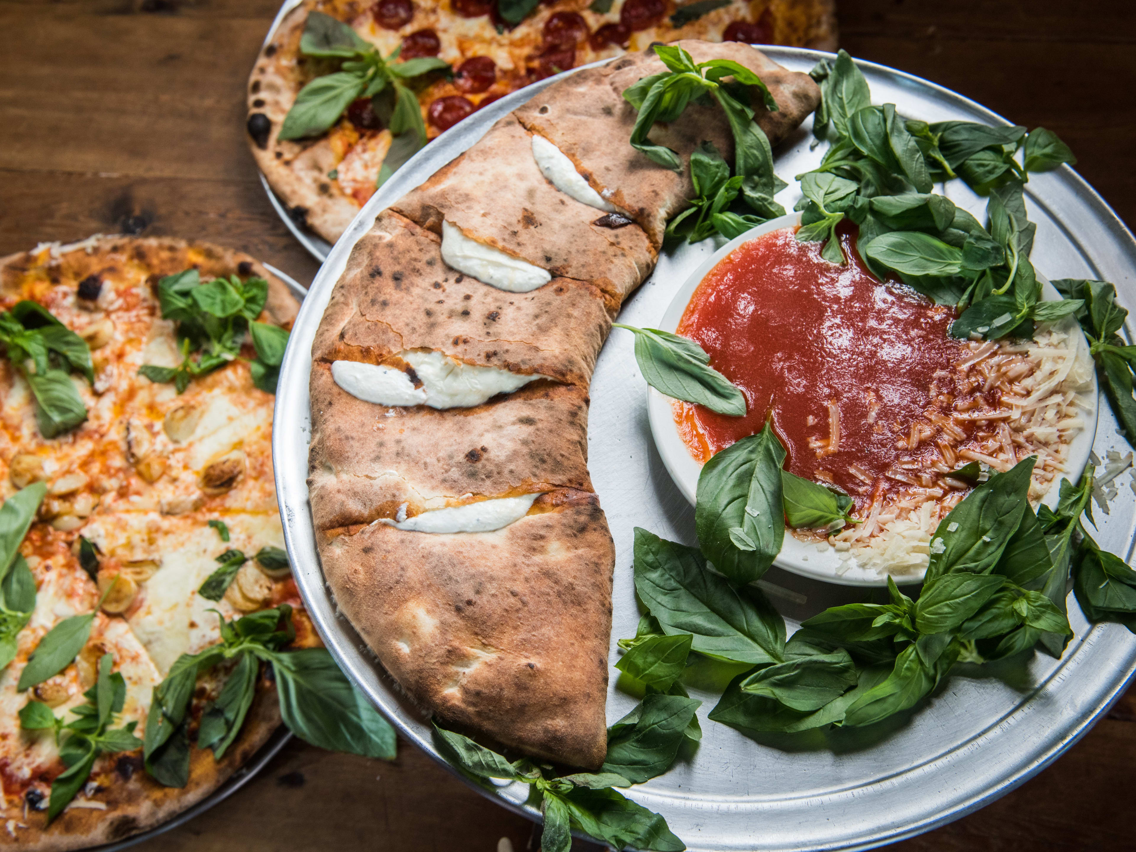 Lucali Review - Brooklyn - New York - The Infatuation