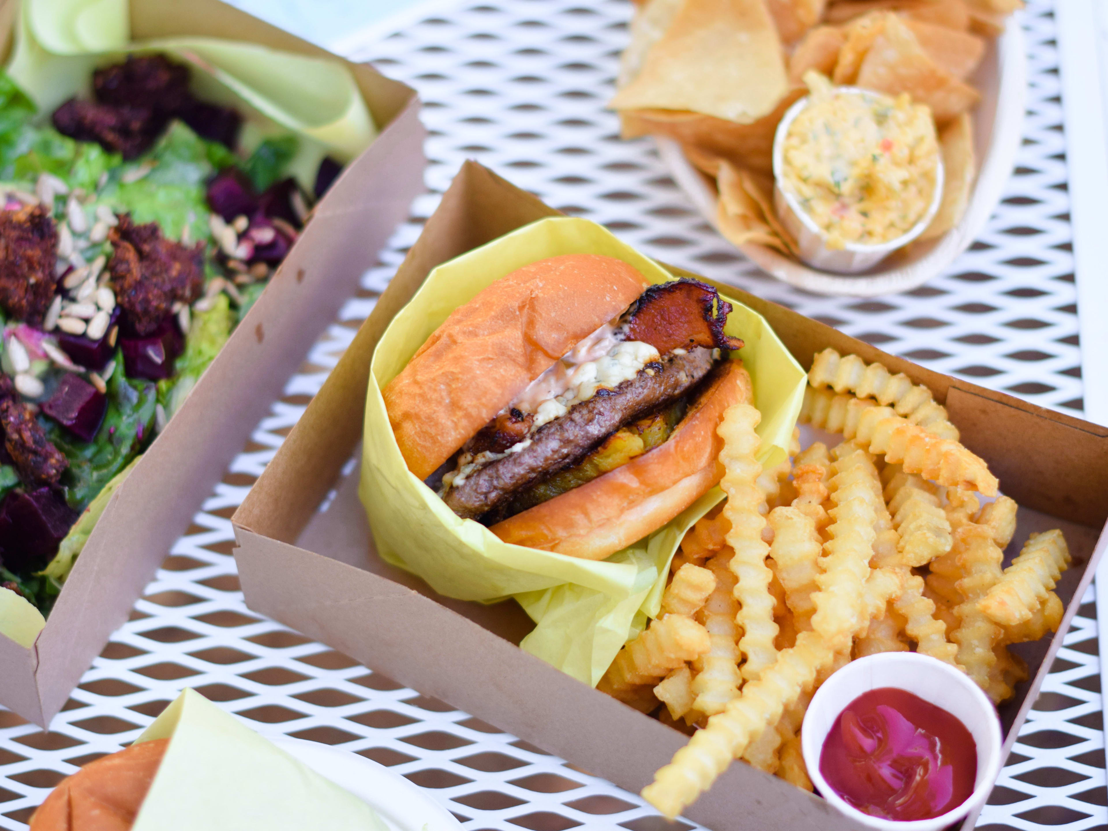 Pool Burger Review - Clarksville - Austin - The Infatuation