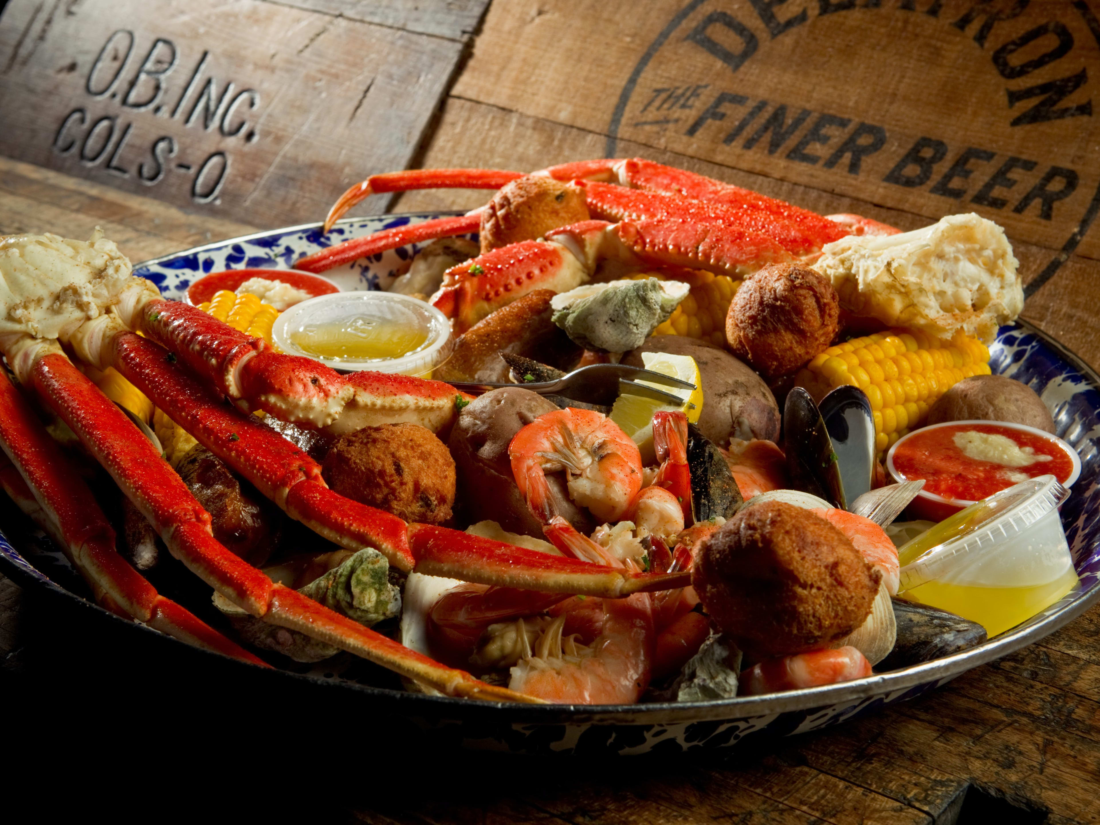 Six Feet Under Pub & Fish House - Review - West Midtown - Atlanta - The ...