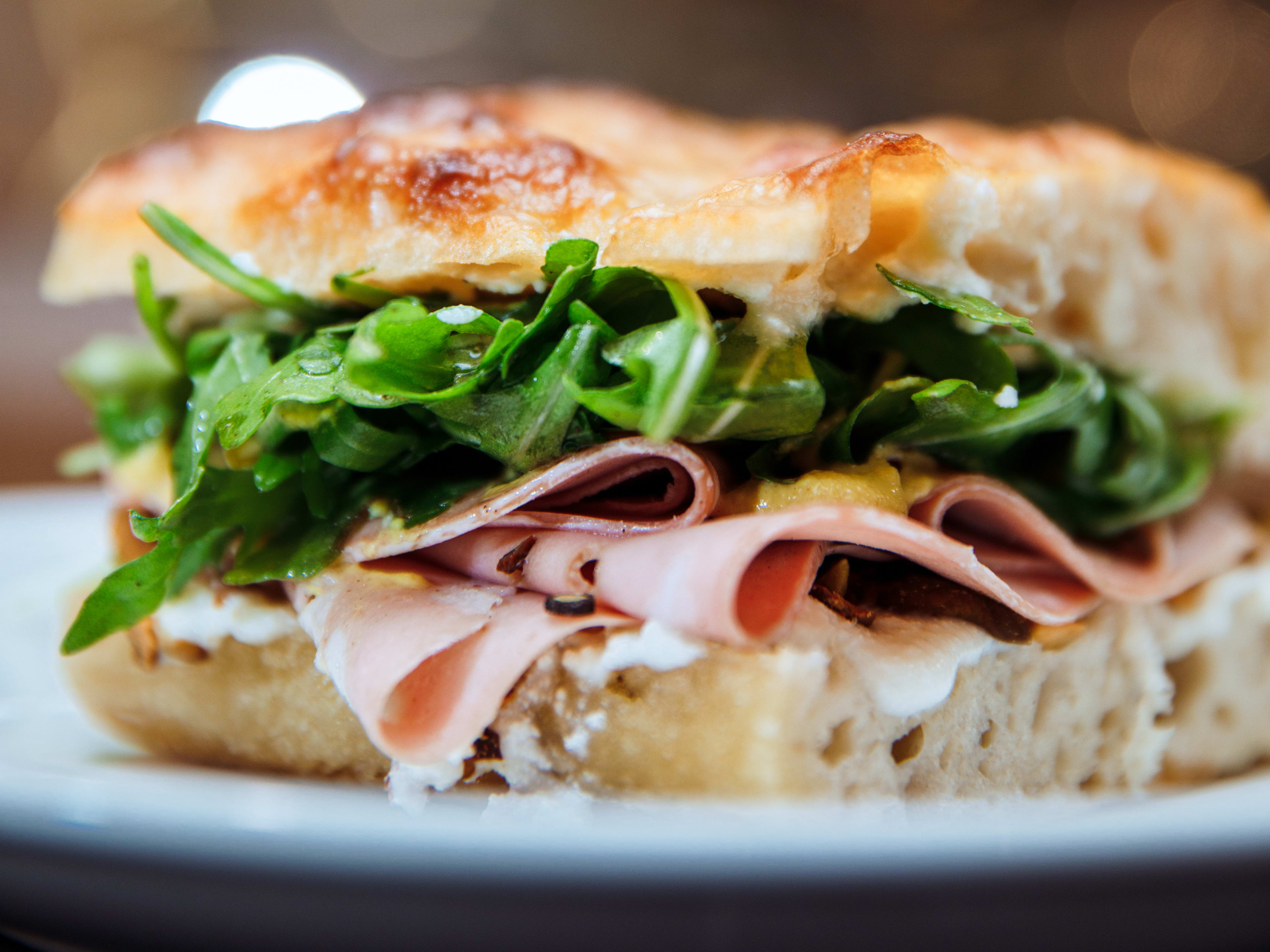 The 13 Best Places to Grab Food Near Rockefeller Center - New York ...