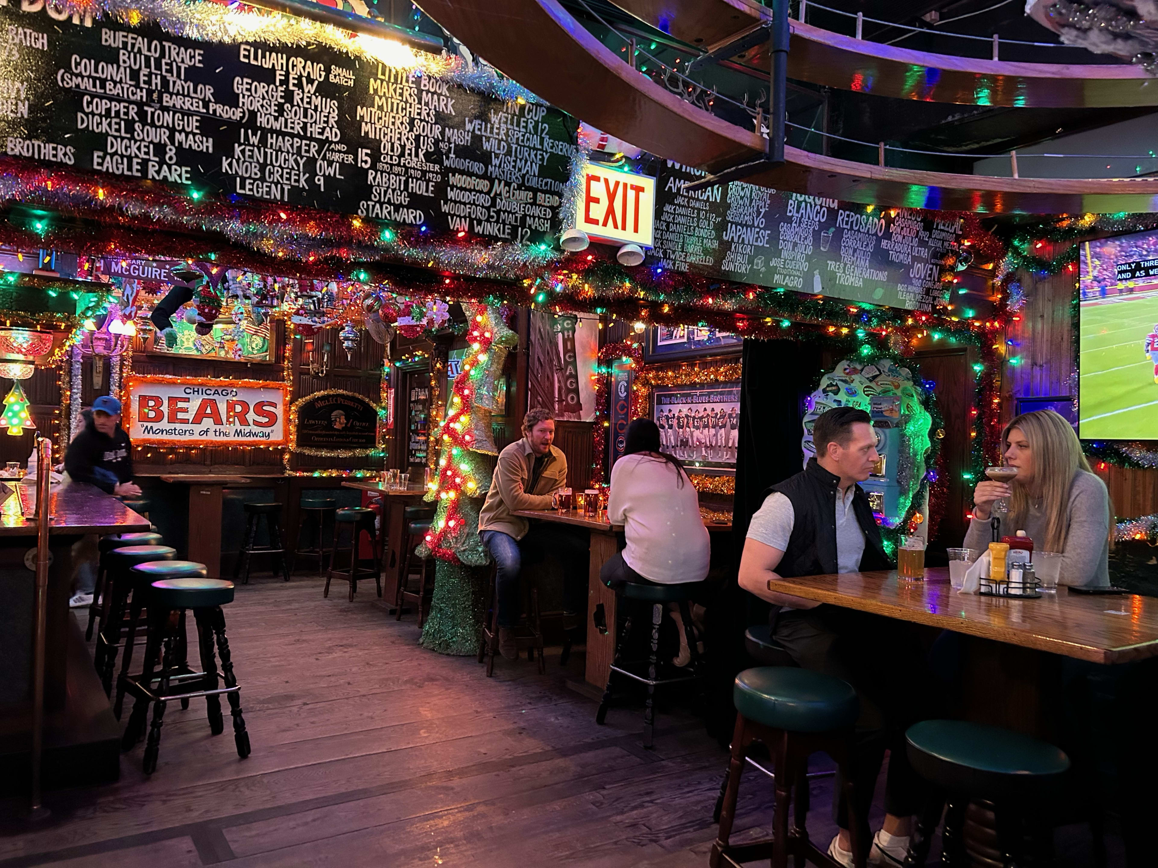 Mary Jo McGuire’s - Review - Lincoln Park - Chicago - The Infatuation