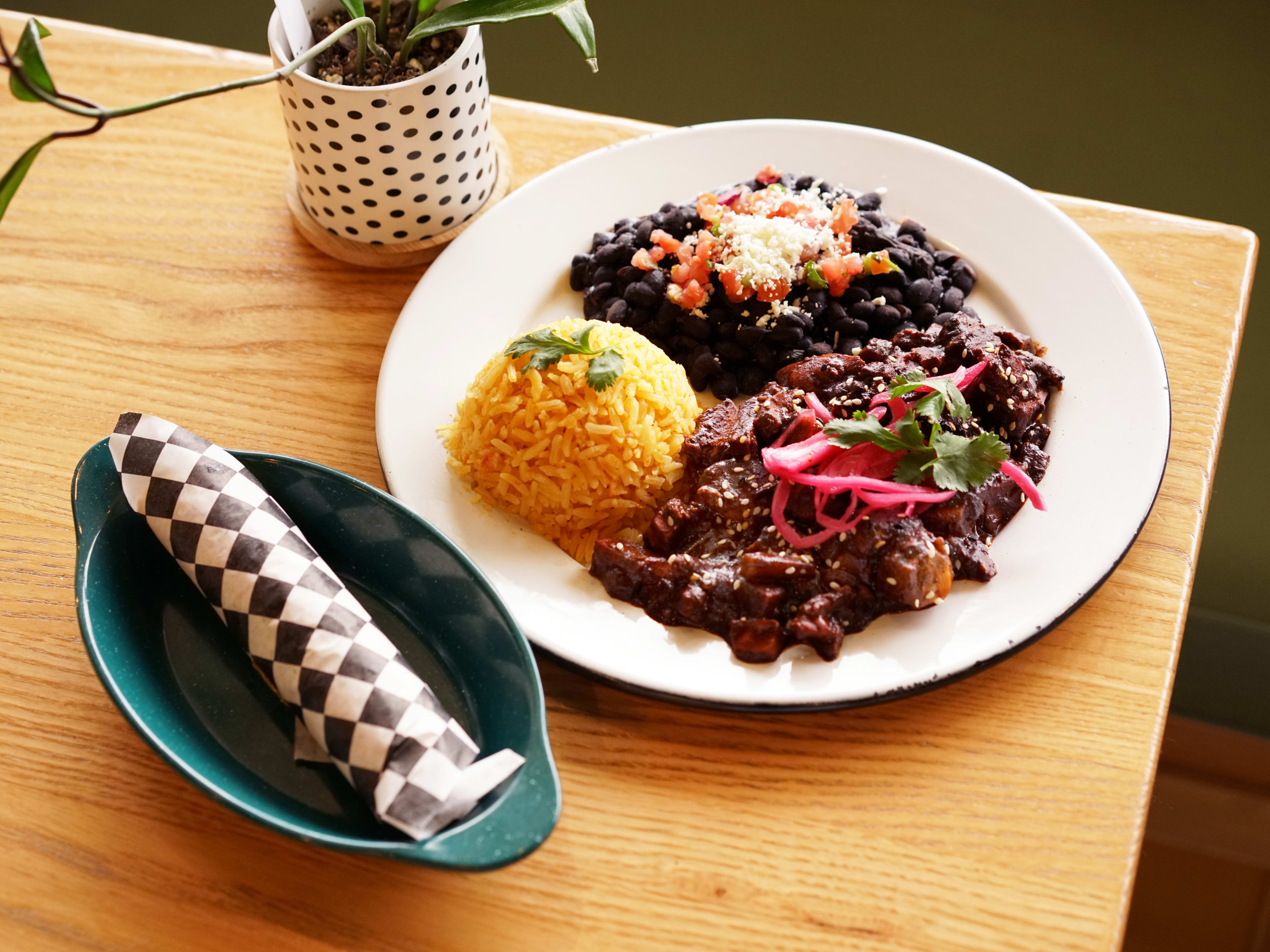 The 13 Best Lunch Restaurants In Houston - Houston - The Infatuation