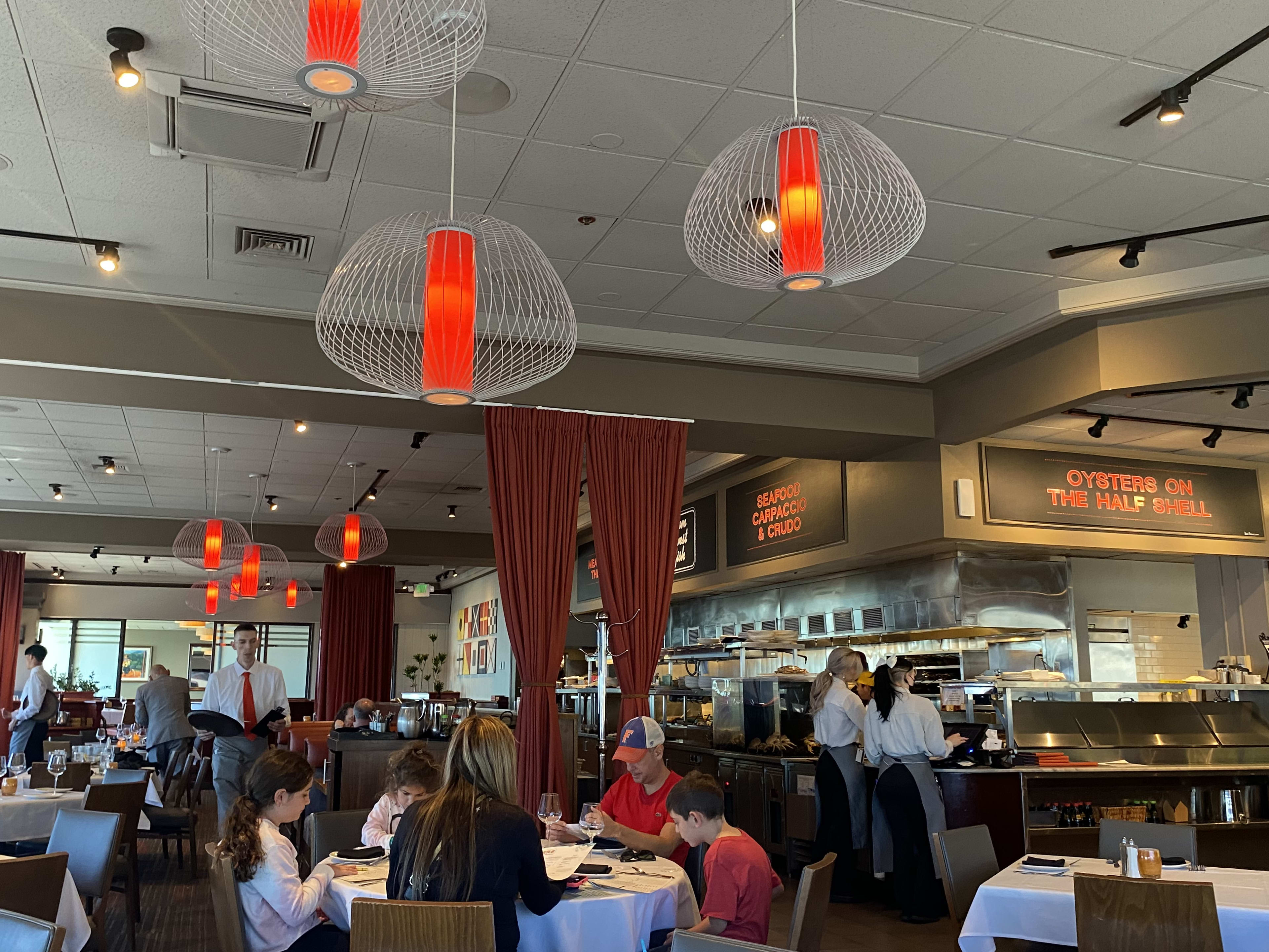 The Touristy Waterfront Seafood Restaurant Power Rankings - Seattle ...