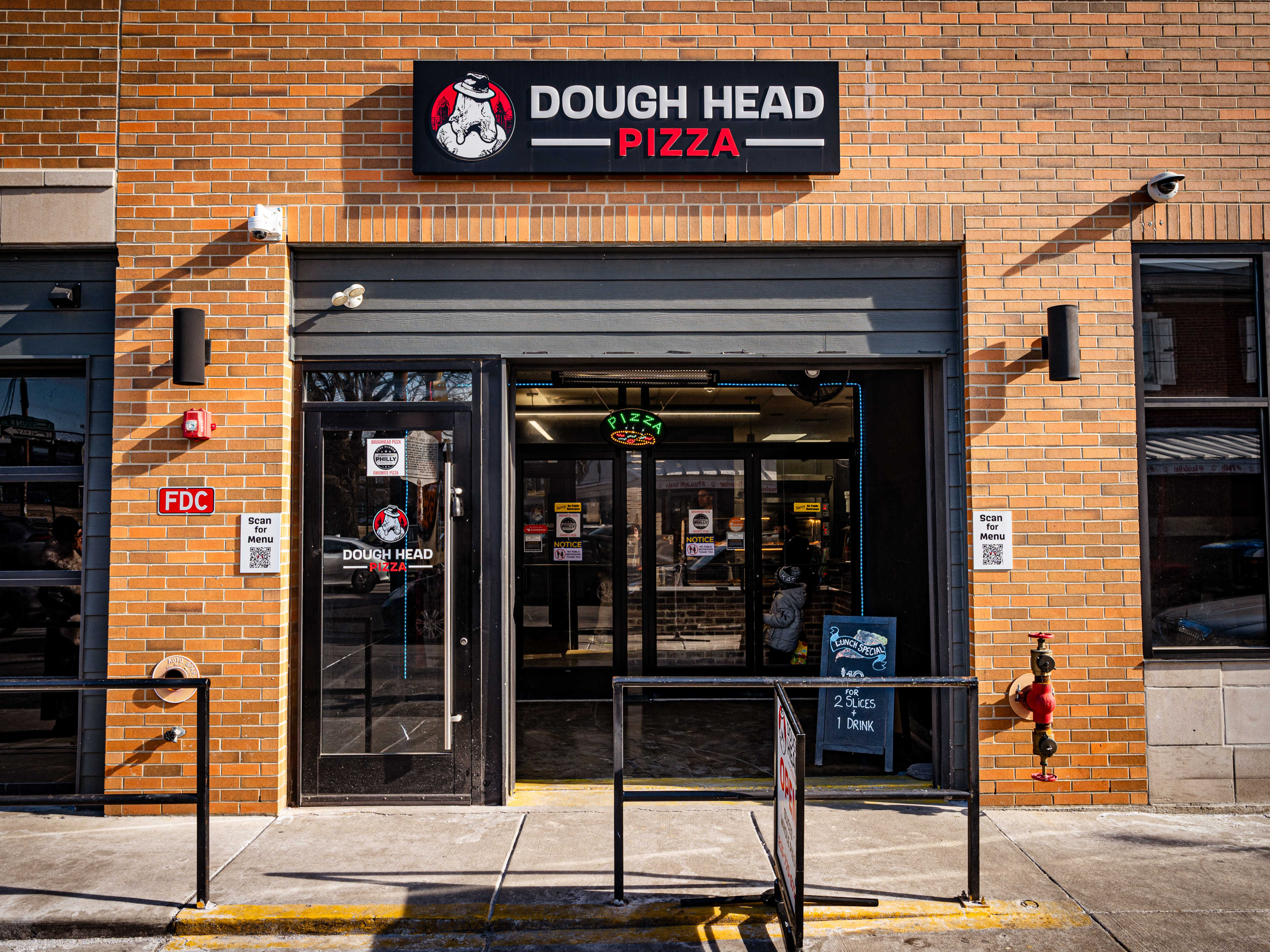 Dough Head's meaty, hearty meals just so happen to have a crust ...
