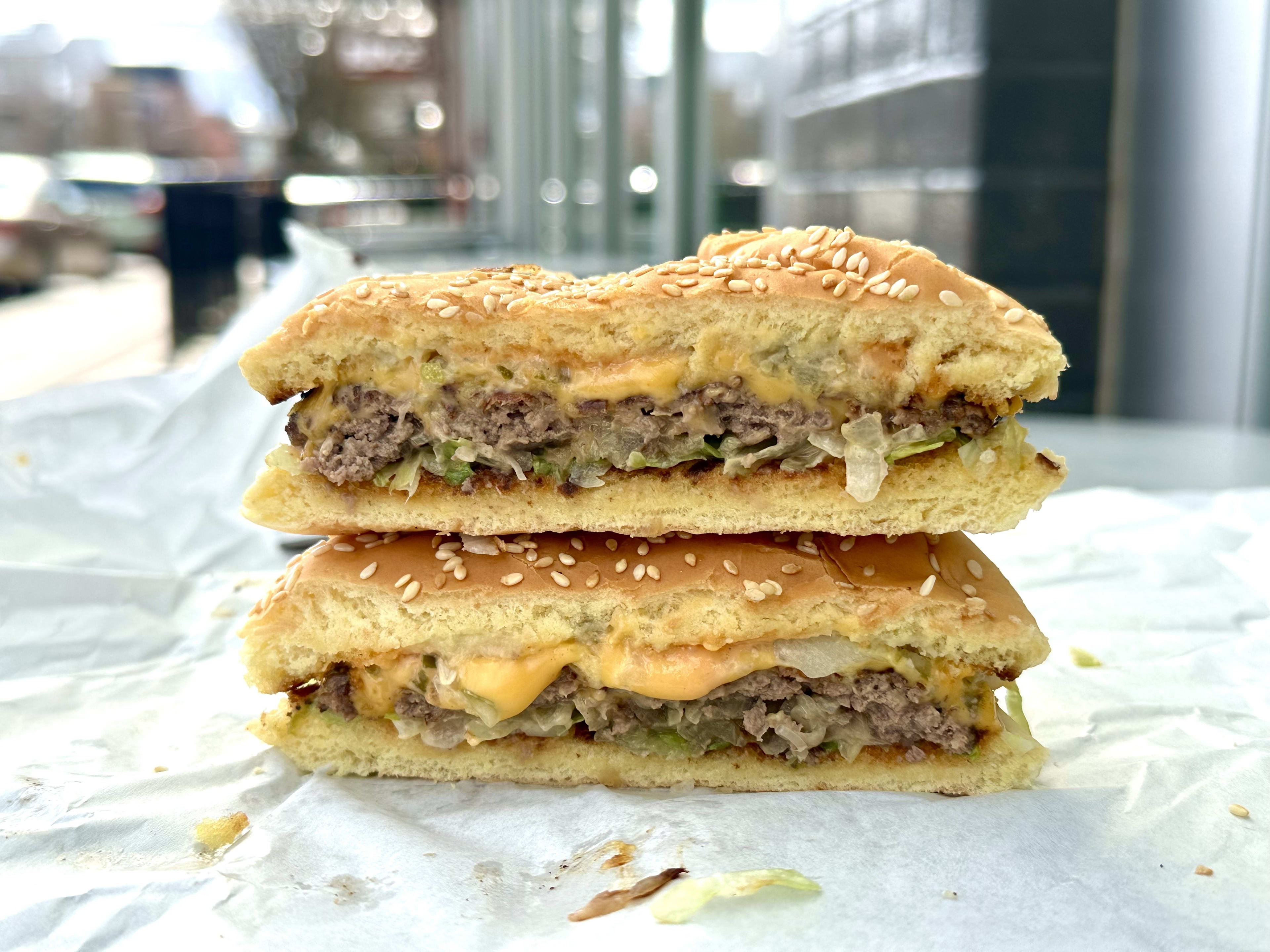 The 10 Best Smashburgers In Seattle, Ranked - Seattle - The Infatuation