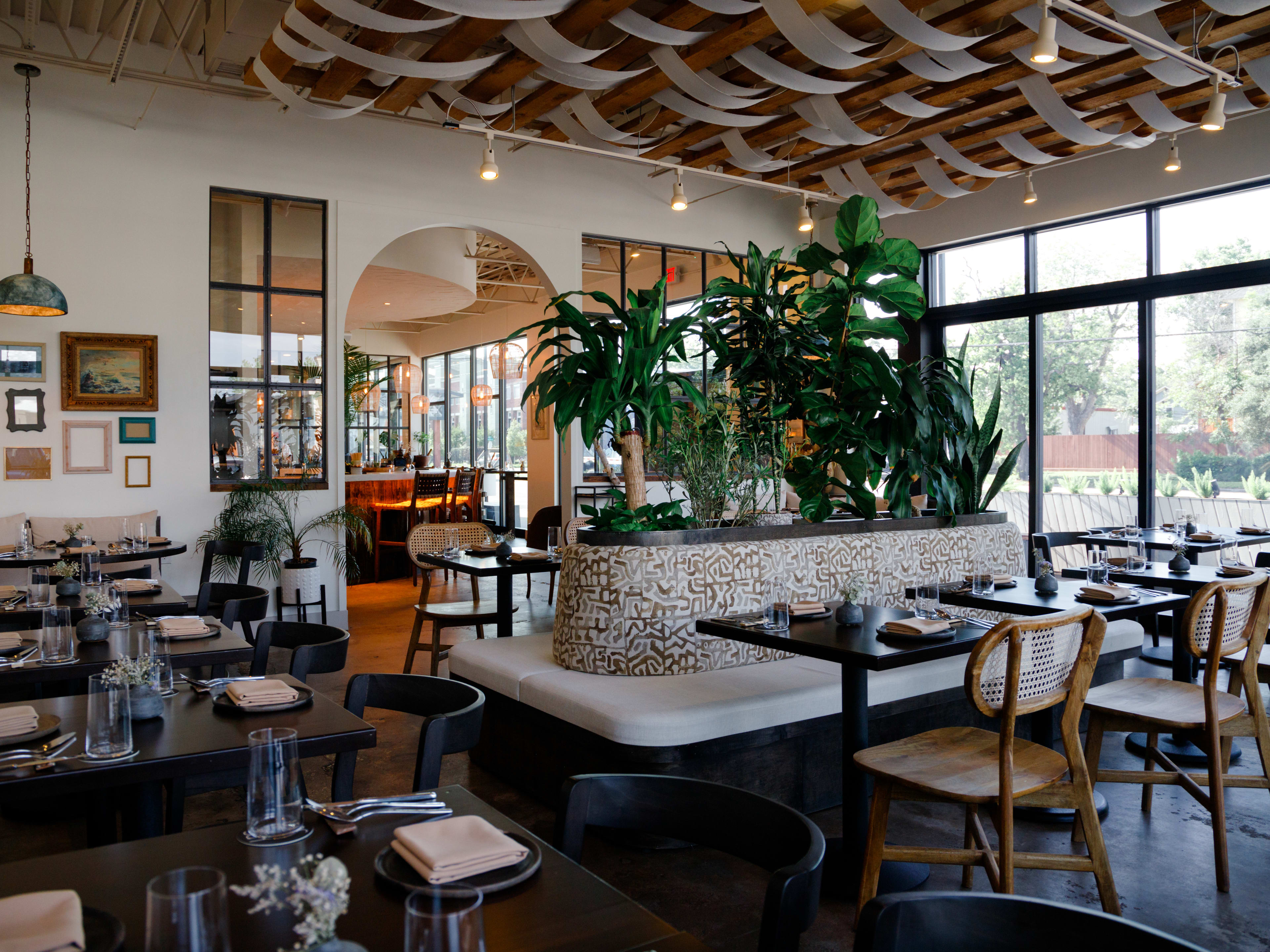 The 13 Most Romantic Restaurants For Date Night In Houston - Houston ...