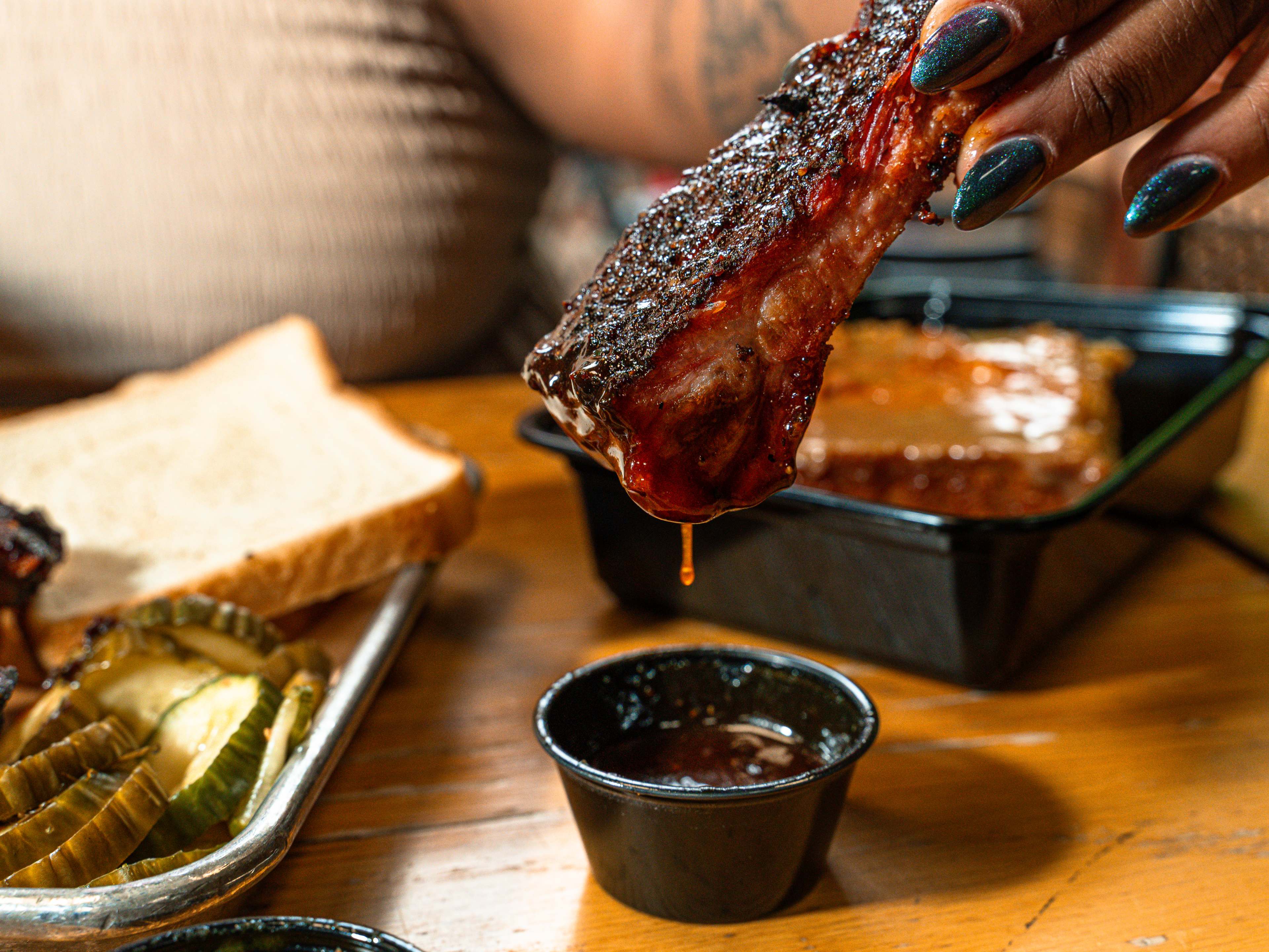 Top-notch meats and sides make Sanders a destination BBQ spot - Review ...