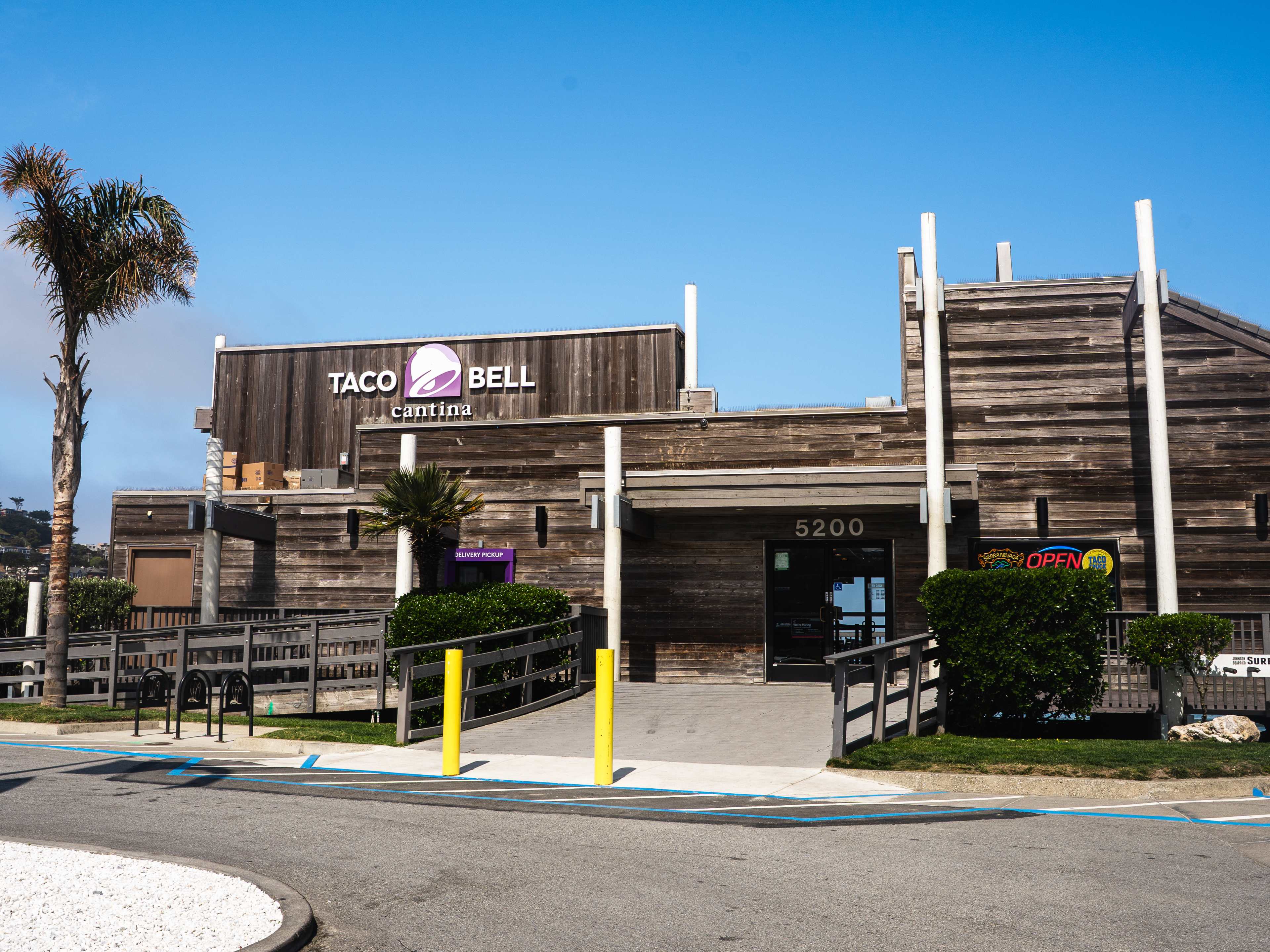 The Pacifica Taco Bell Cantina deserves its fame - Review - San ...